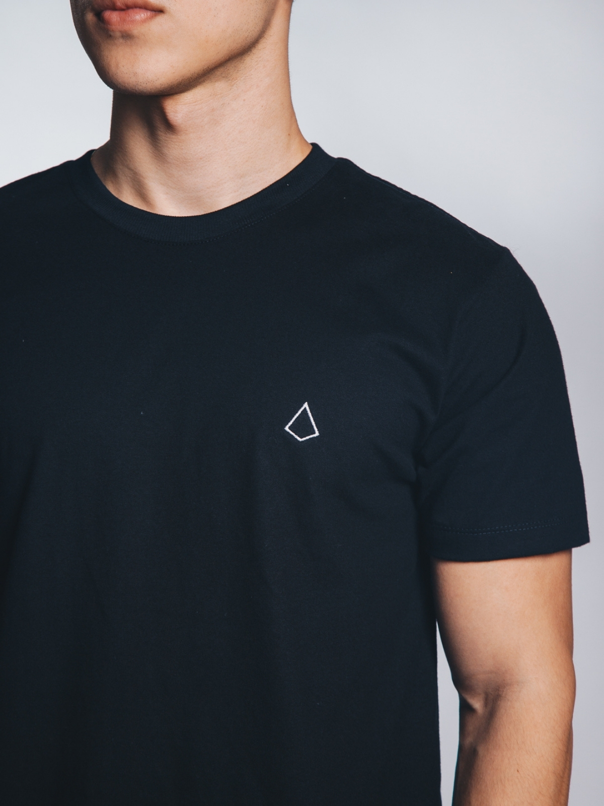 Comprar Camiseta Essentials Black - R$169,90 - Fella Clothing
