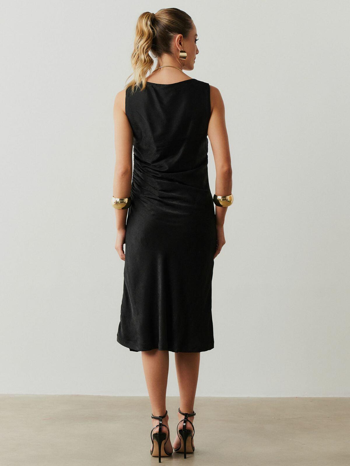 Vestido em Viscose com Poliéster e Detalhe Franzid | BeUNIQ