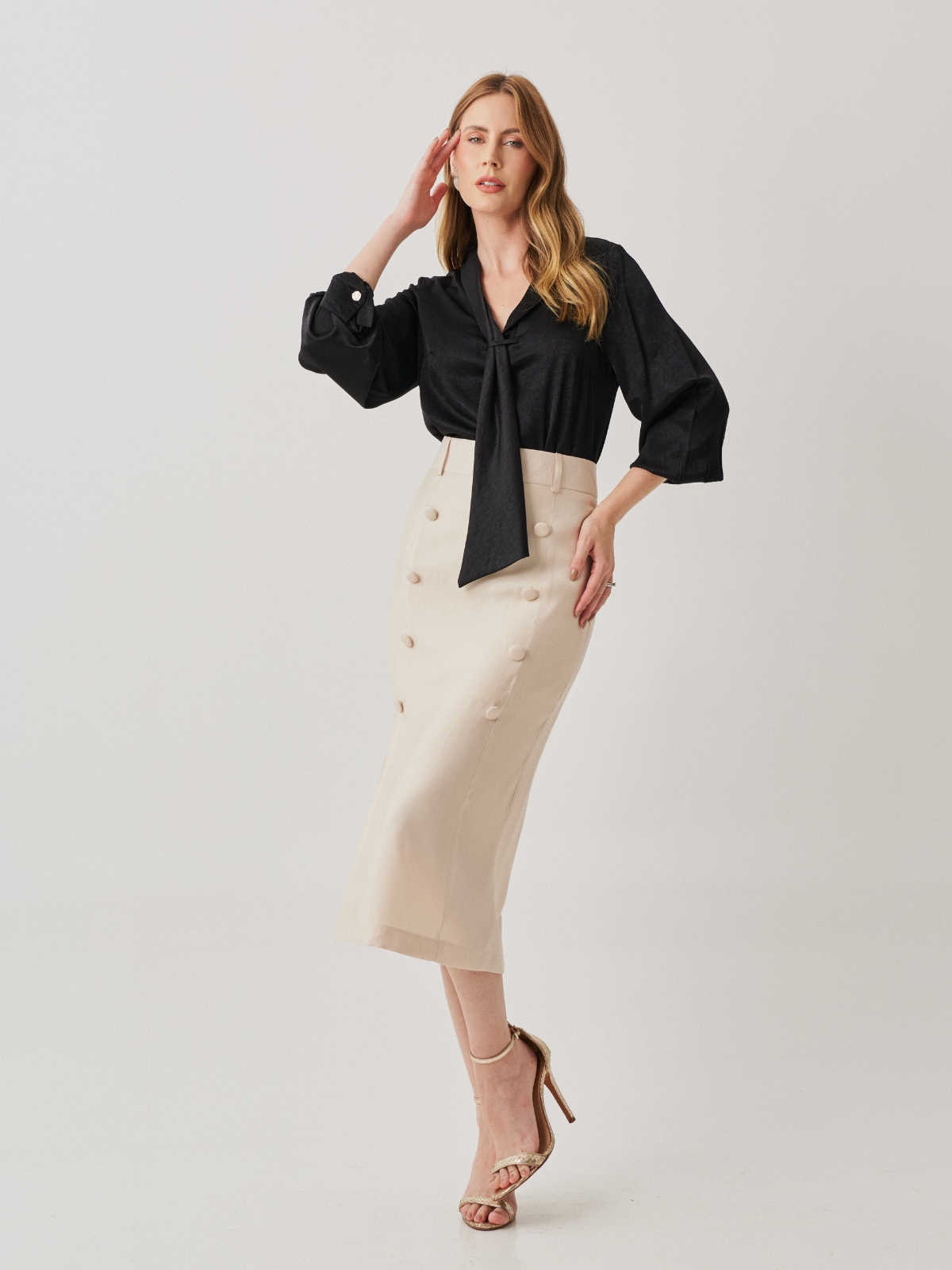 Comprar Saia Midi em Viscose com Botões Forrados e Fenda Frontal Zahara Bege Seda - Be Uniq ...