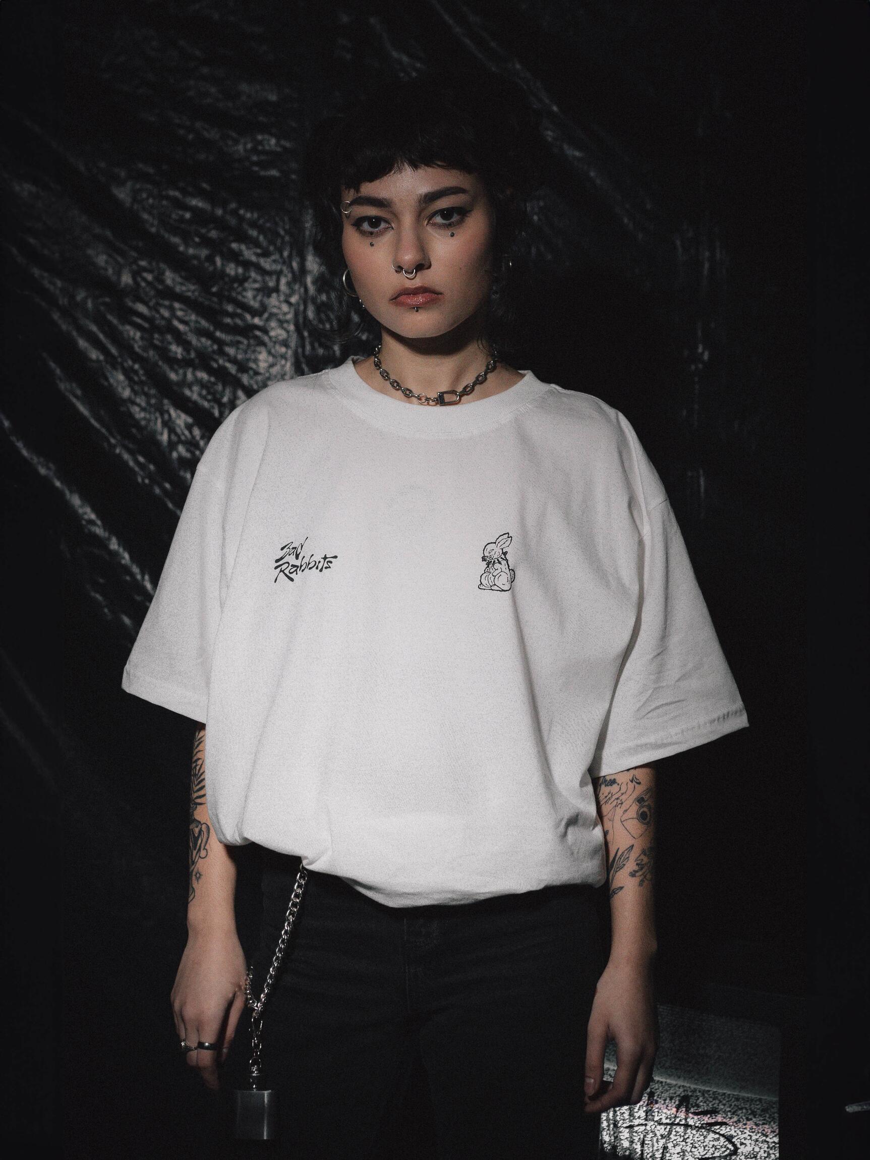 Comprar Camiseta Bad Rabbits Off White - Sometimes Online