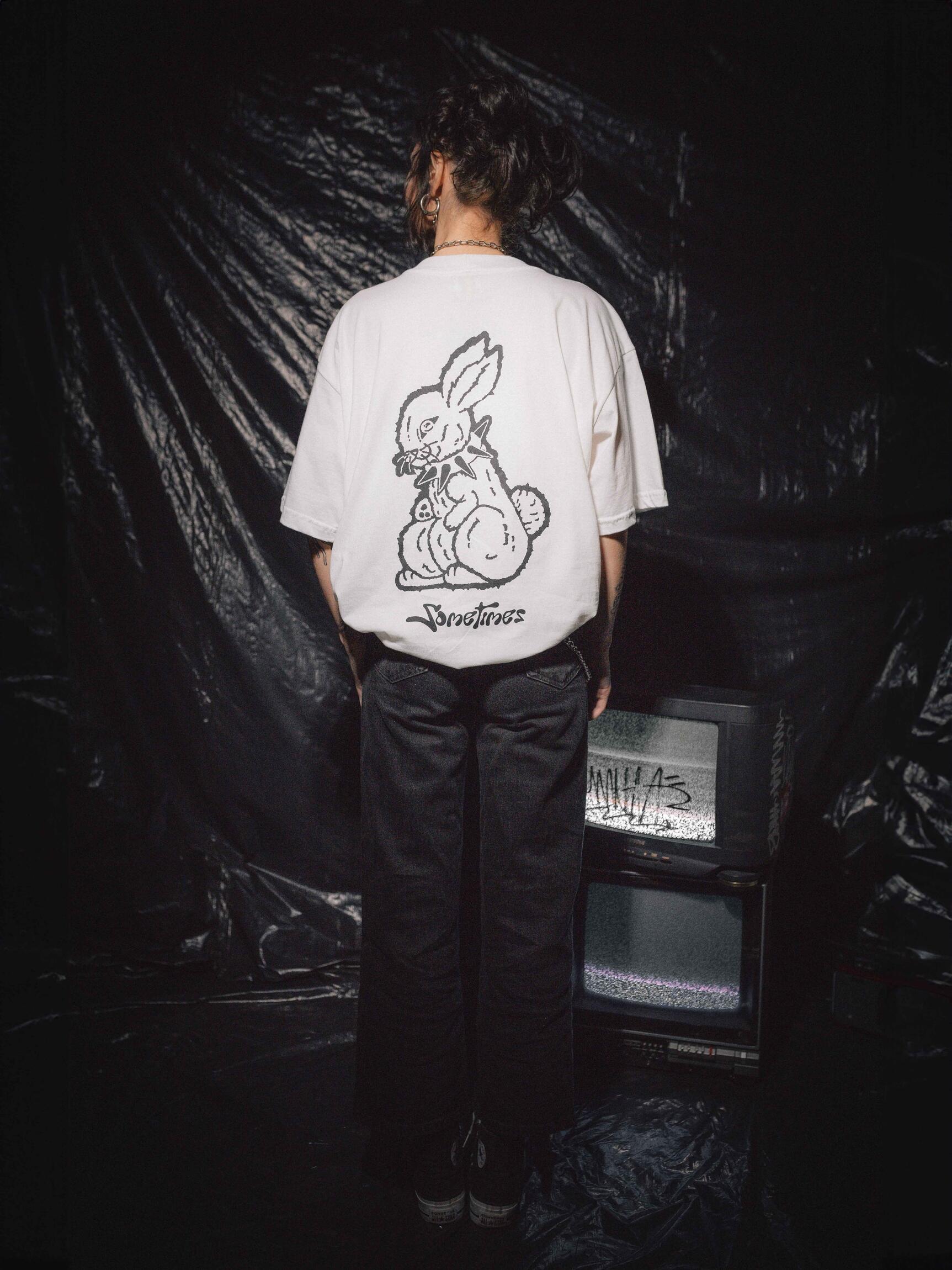 Comprar Camiseta Bad Rabbits Off White - Sometimes Online