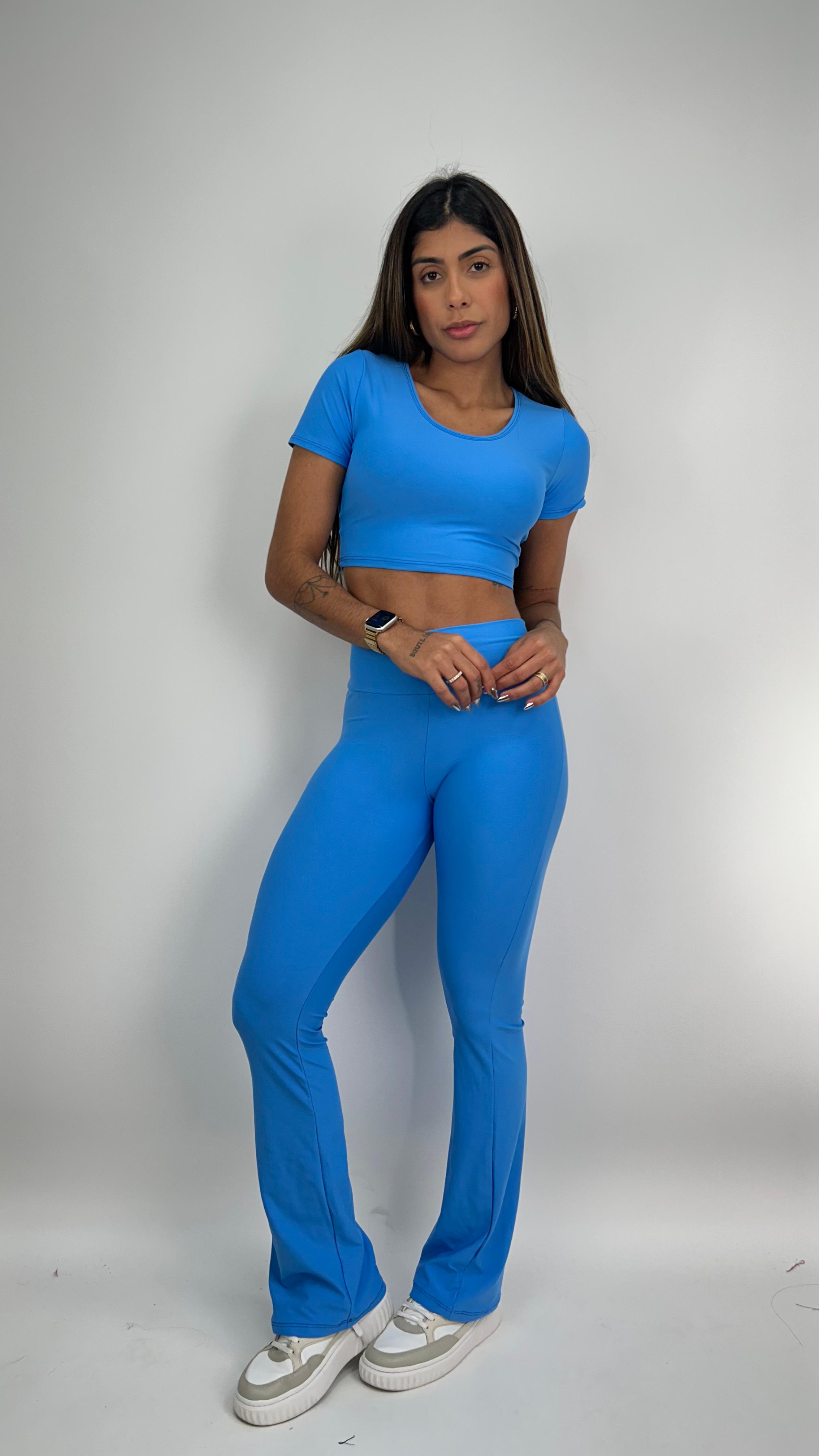 Comprar Conjunto de Legging Flare Poliamida Azul Celeste + Cropped Sofia - R$85,00 - Mavimar ...