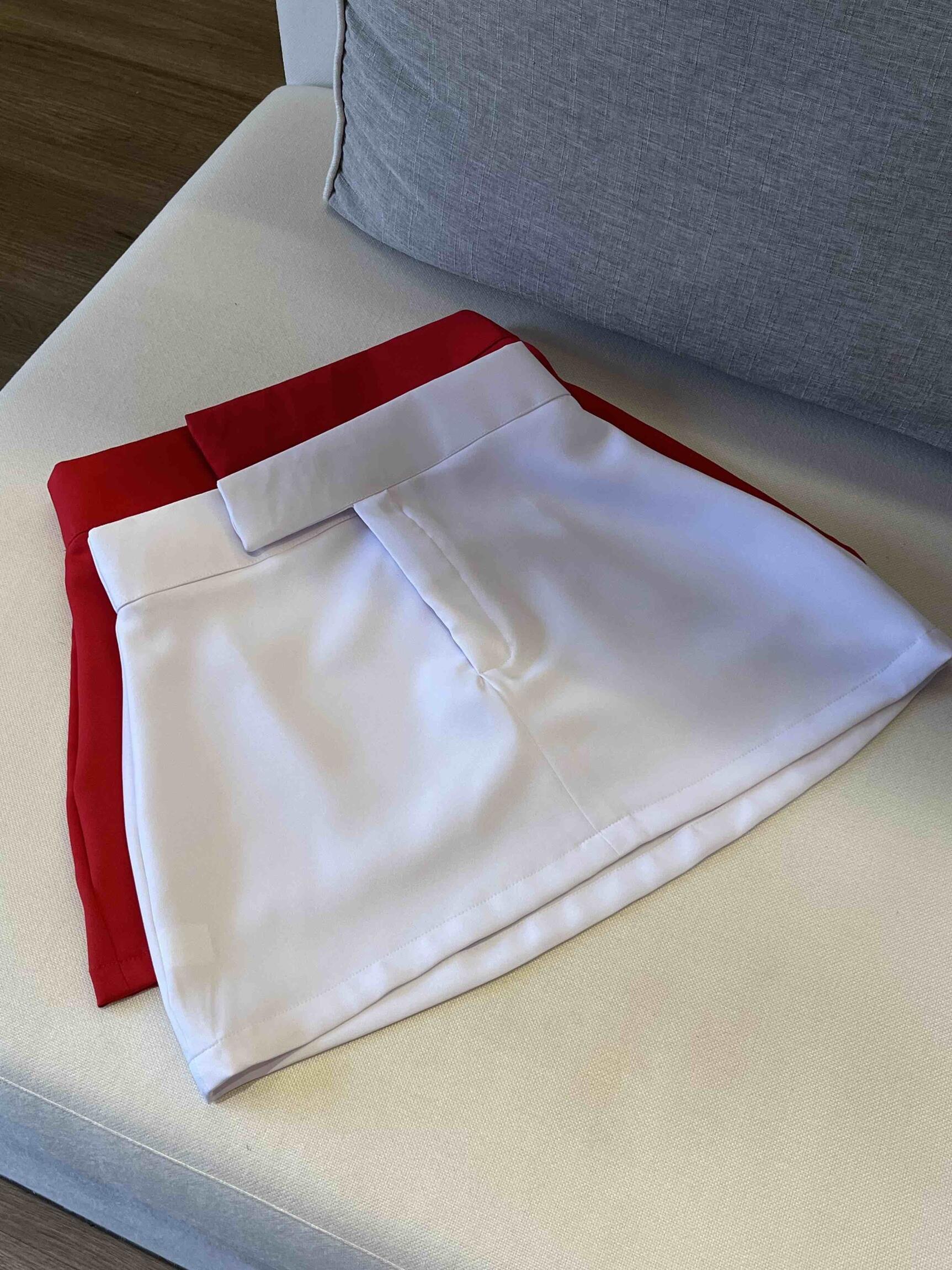 Saia Kamila - Eleg?ncia e Conforto em Alfaiataria de Alta Qualidade | Prendy