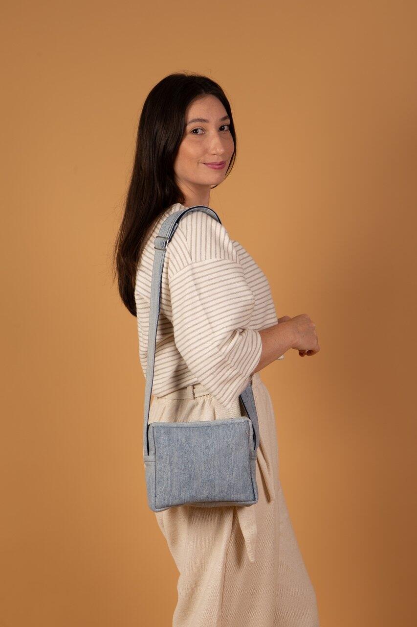 Comprar Bolsa Transversal Horizonte - 26489 - CACTO AZUL - Bolsas e Acessórios Exclusivos