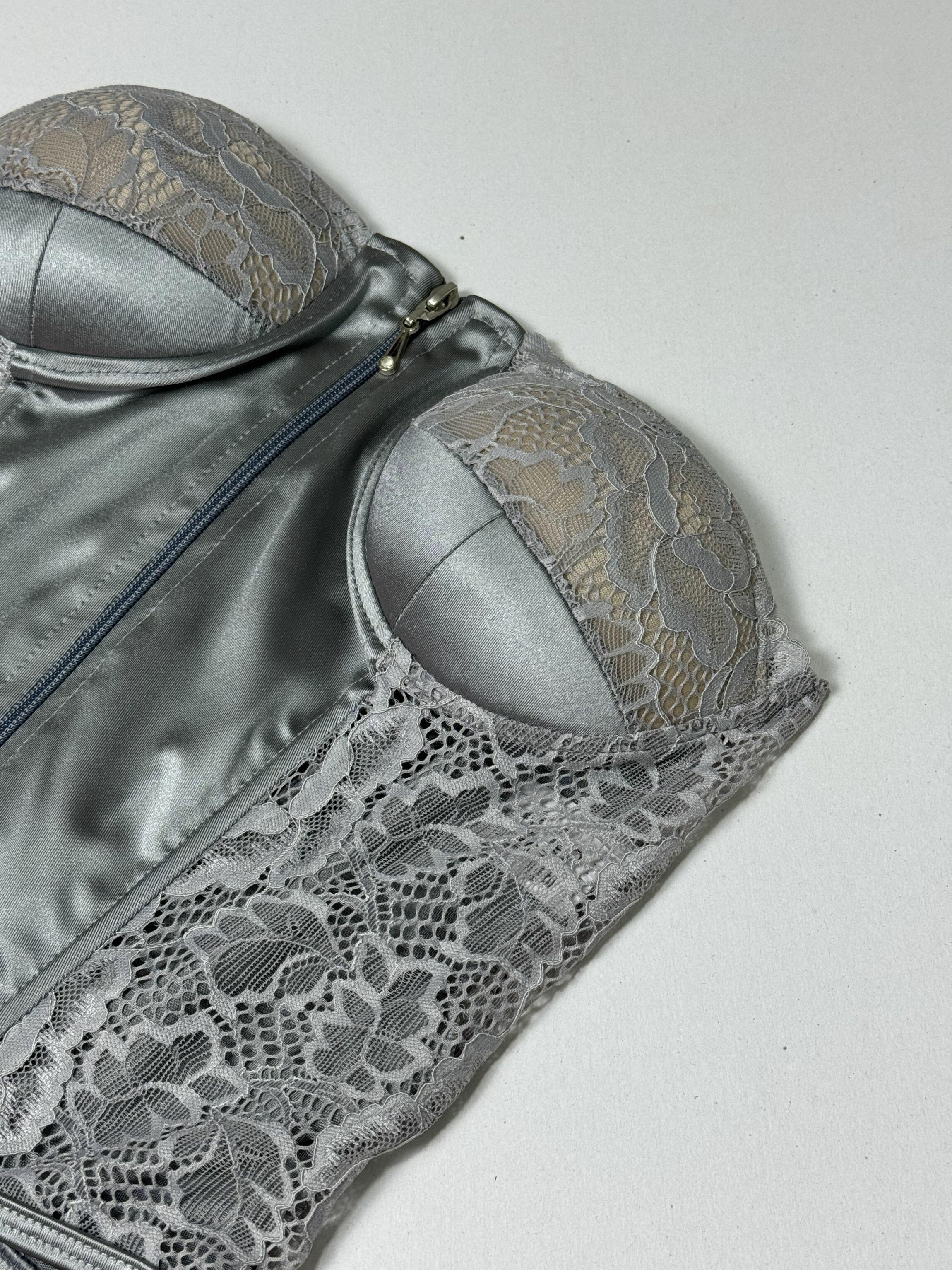 Comprar CORSELET PRADA ZIPER RENDA - R$30,00