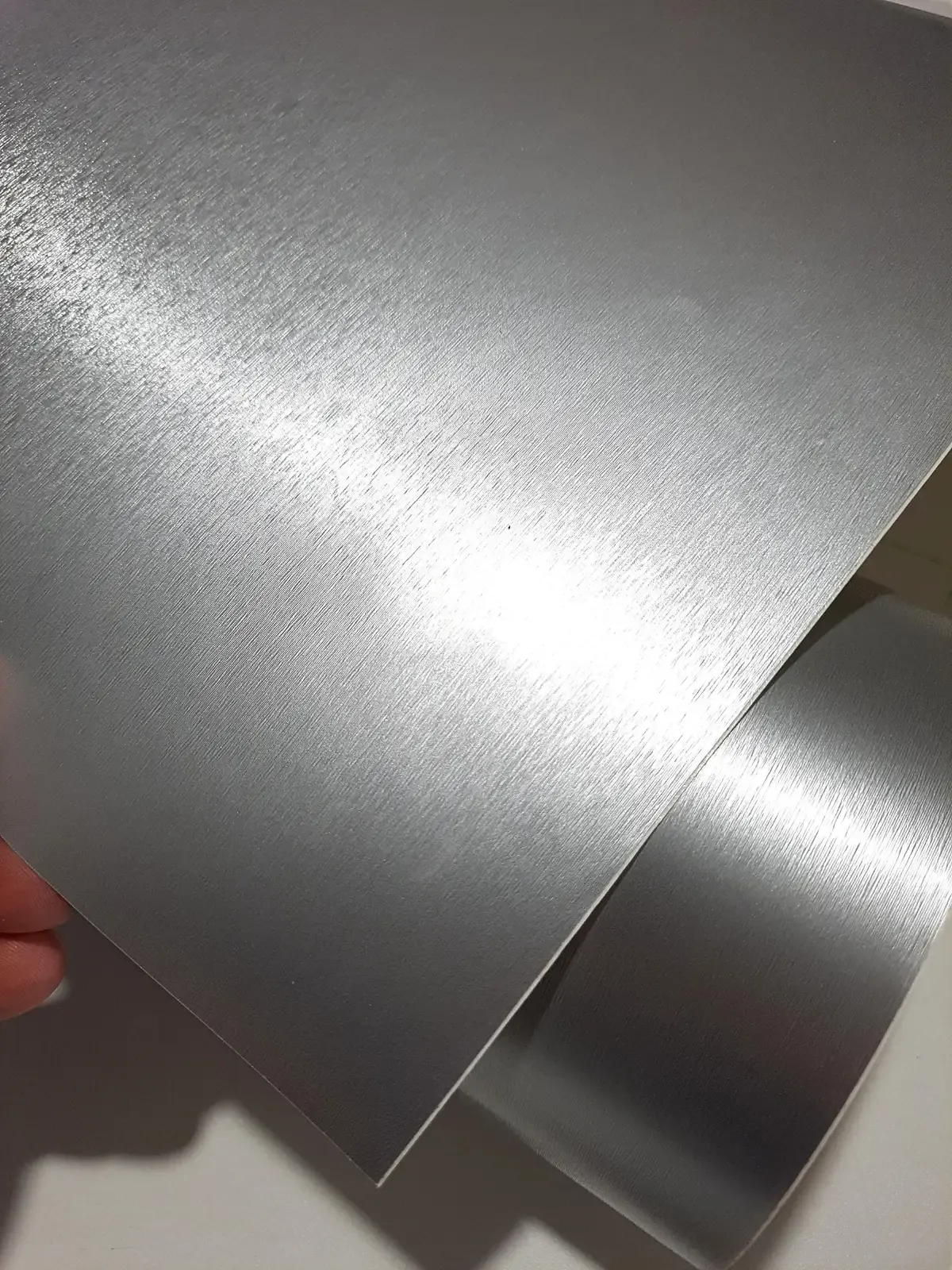 Metal escovado premium MG123, largura 122cm - a partir de R$113,90