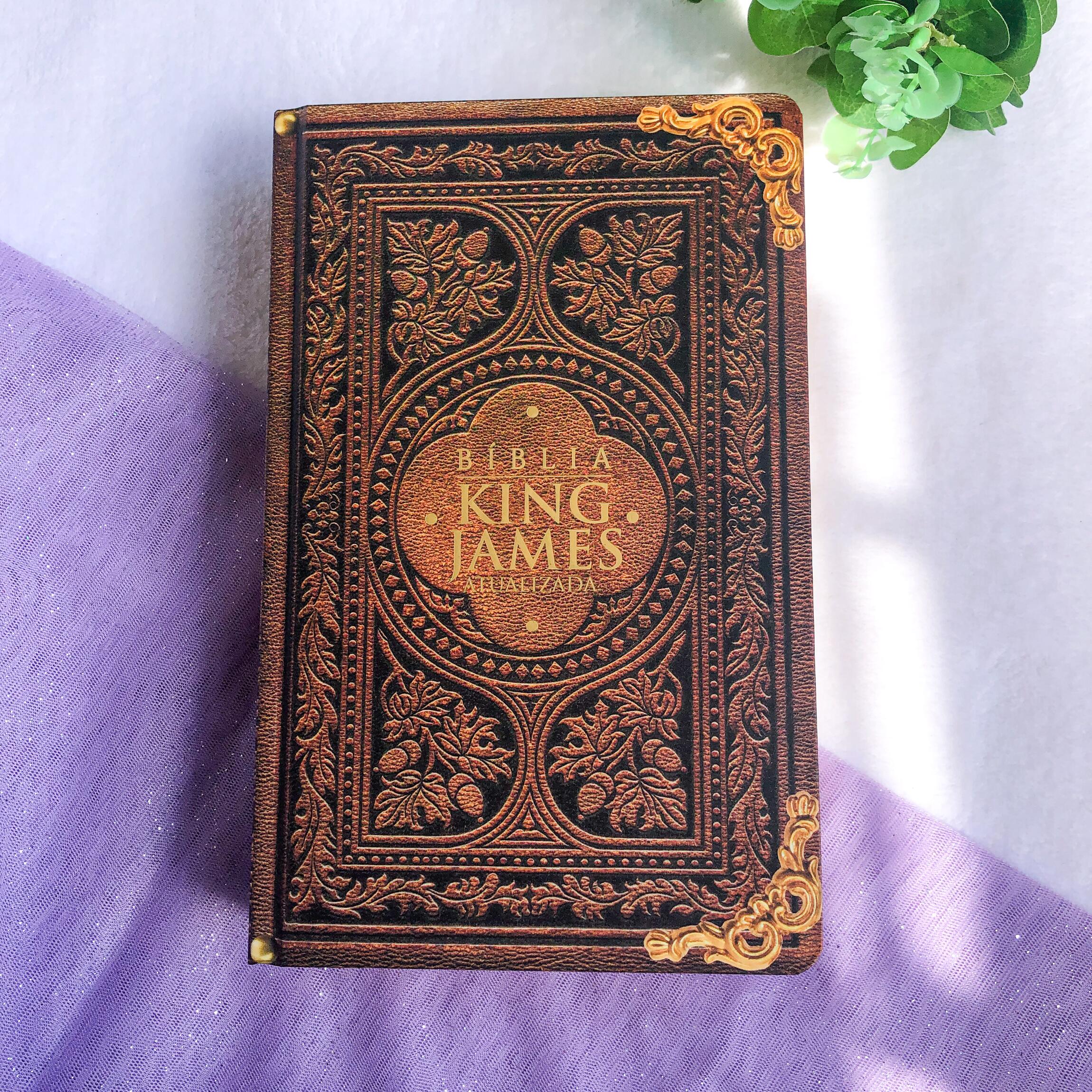 Comprar Biblia de Estudo King James Atualizada Letra Hiper Capa Dura Vintage R 180 00 Heaven Bible