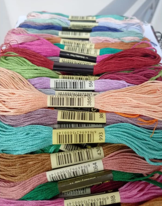 Comprar 20 MEADAS DE LINHAS (CORES SORTIDAS) - a partir de R$19,00