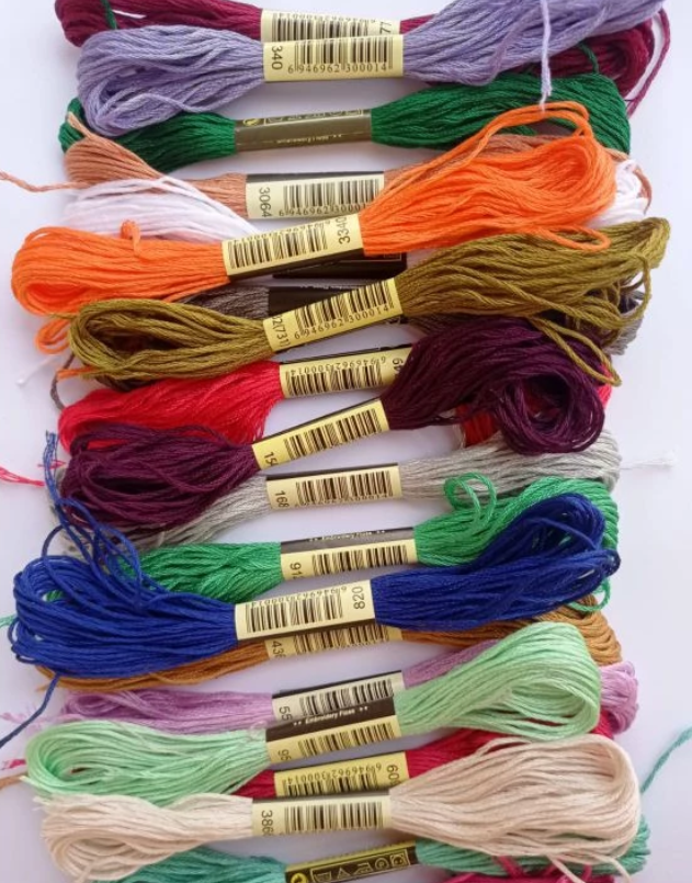 Comprar 20 MEADAS DE LINHAS (CORES SORTIDAS) - a partir de R$19,00