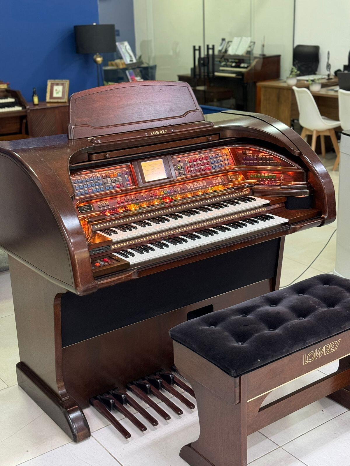 Comprar Órgão Eletrônico Lowrey Royale - a partir de R$64.800,00