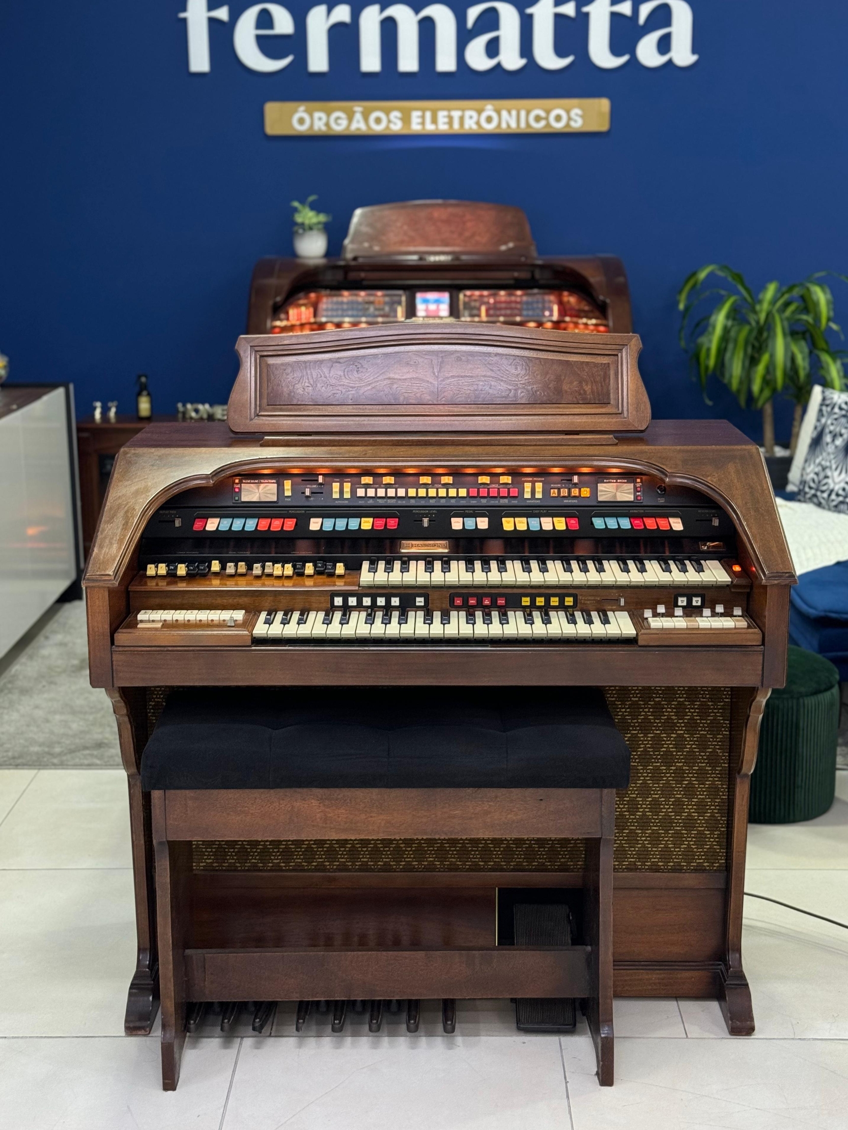 Comprar Órgão Eletrônico Hammond Aurora Classic - a partir de R$17.820 ...