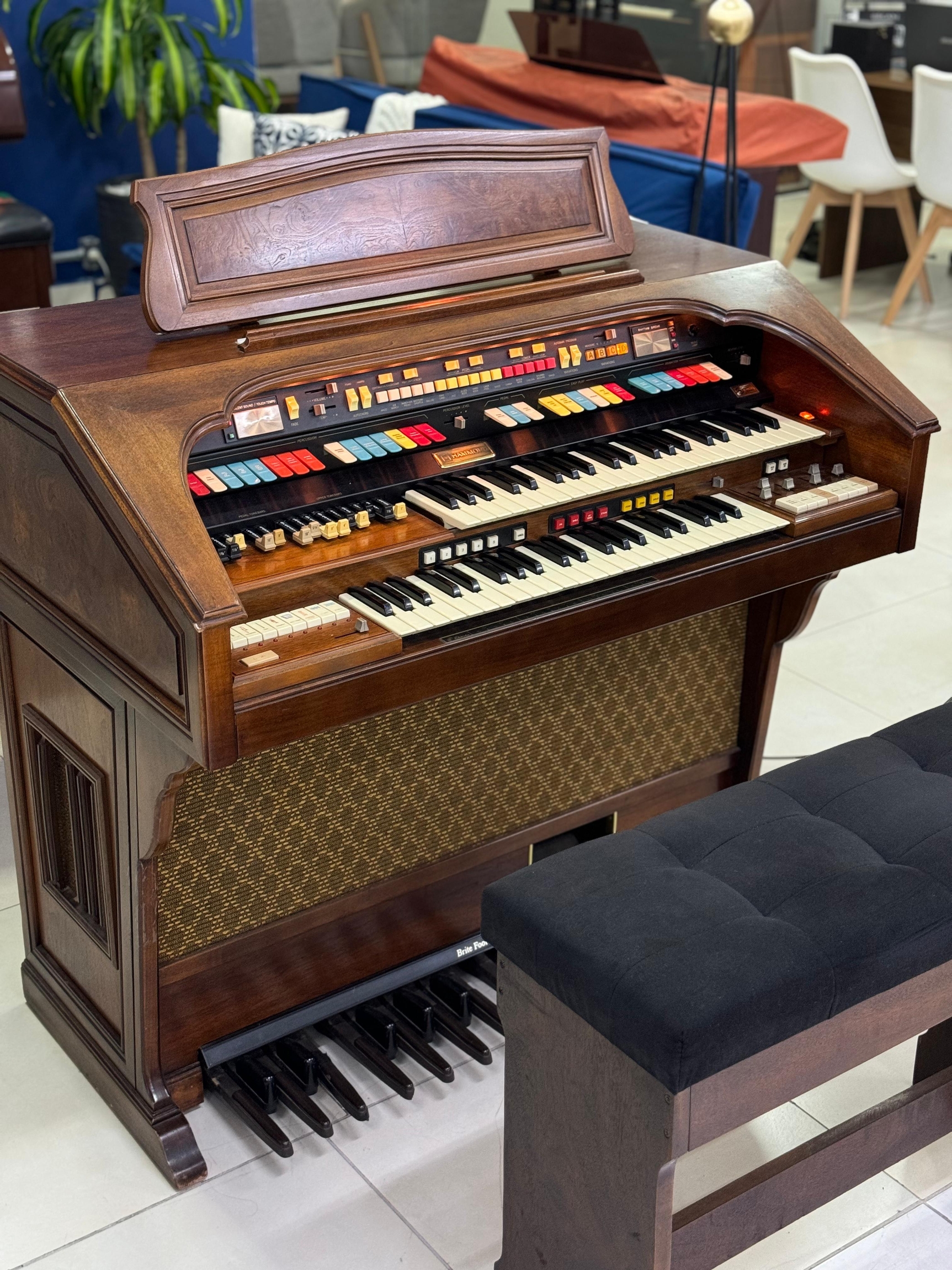 Comprar Órgão Eletrônico Hammond Aurora Classic - a partir de R$17.820 ...