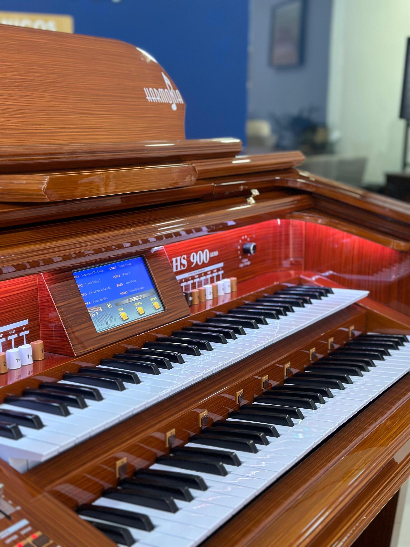 Comprar Órgão Eletrônico Harmonia HS-900 Luxo Imbuia Verniz - a partir de R$27.229,90 - Fermatta ...