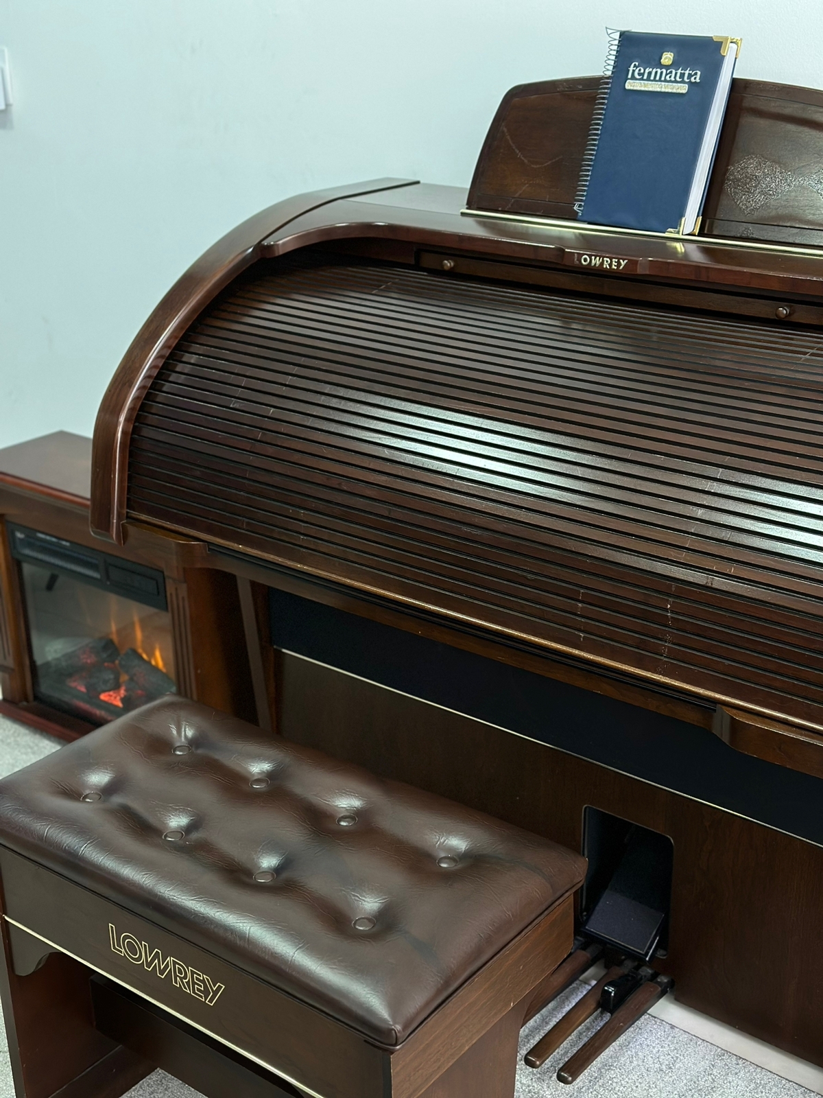 Comprar Órgão Eletrônico Lowrey Rhapsody - a partir de R$63.810,00 ...