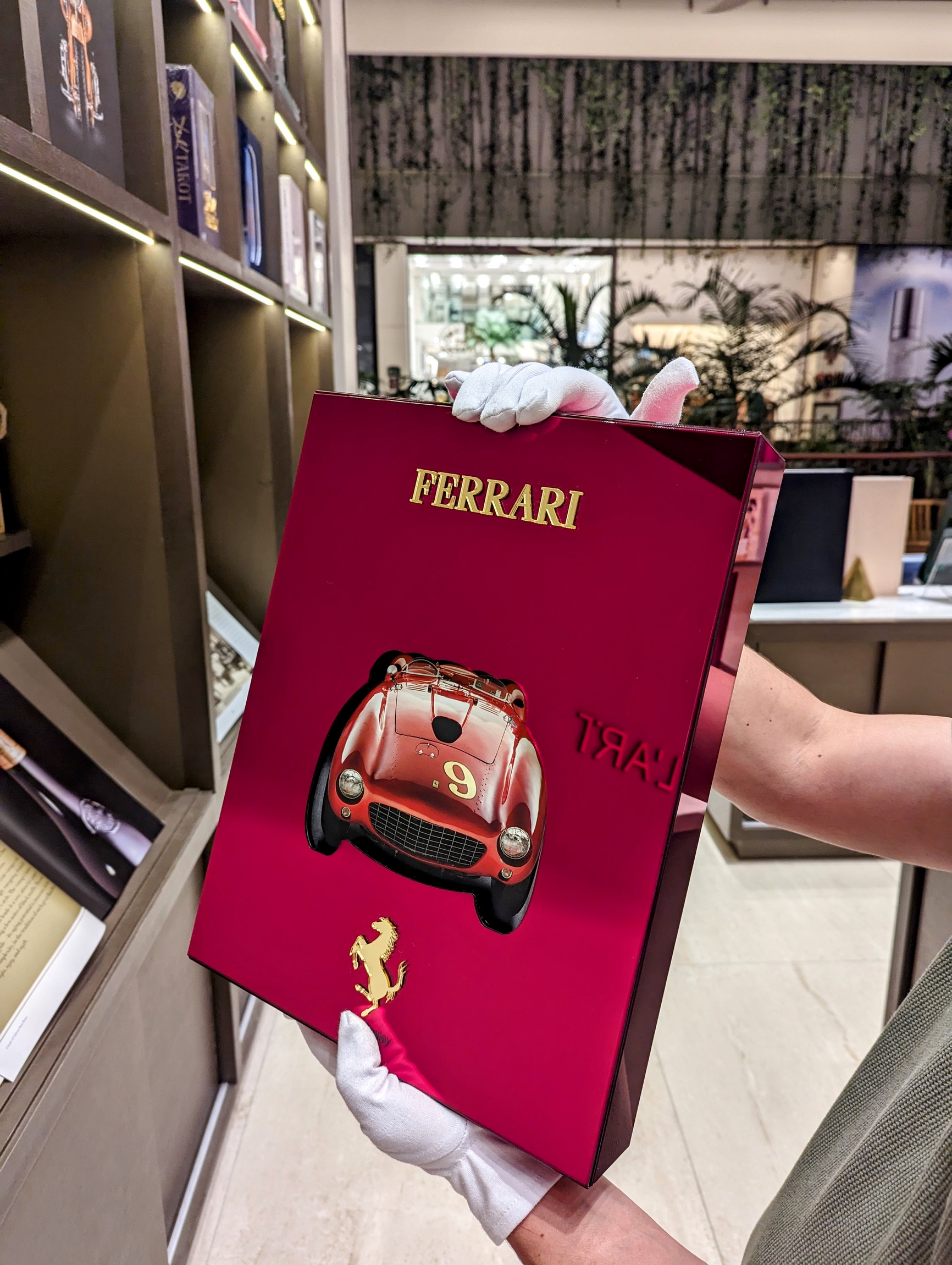 Comprar The Ferrari Book: Passion for Design - La Touche de L'Art