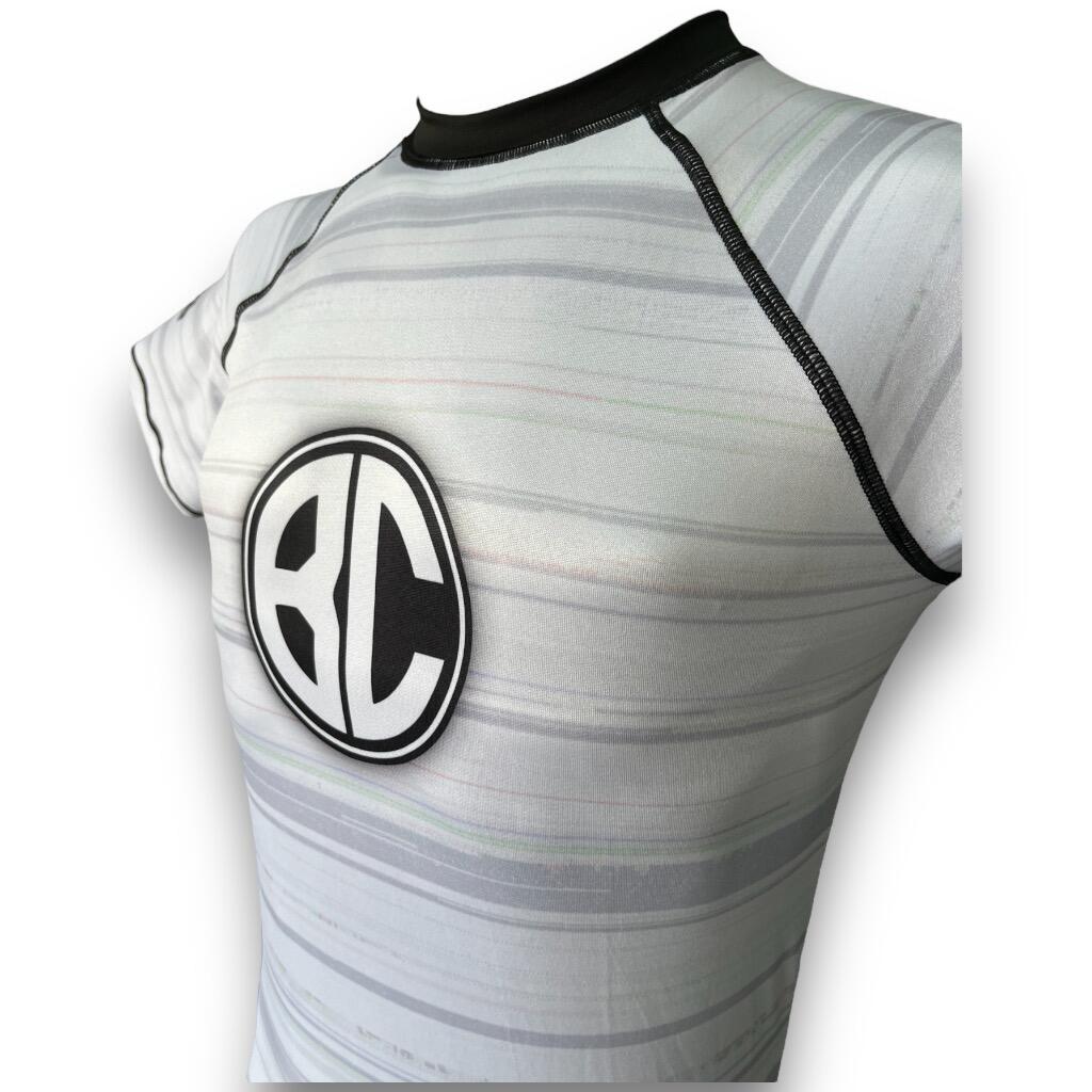 Comprar Rash Guard VHS Manga Curta Branca - Brazil Combat