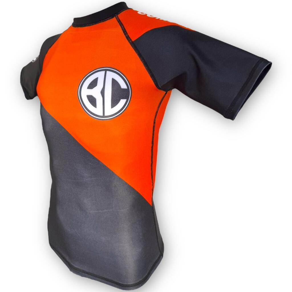 Comprar Rash Guard New Age Manga Curta Preta e Laranja - Brazil Combat