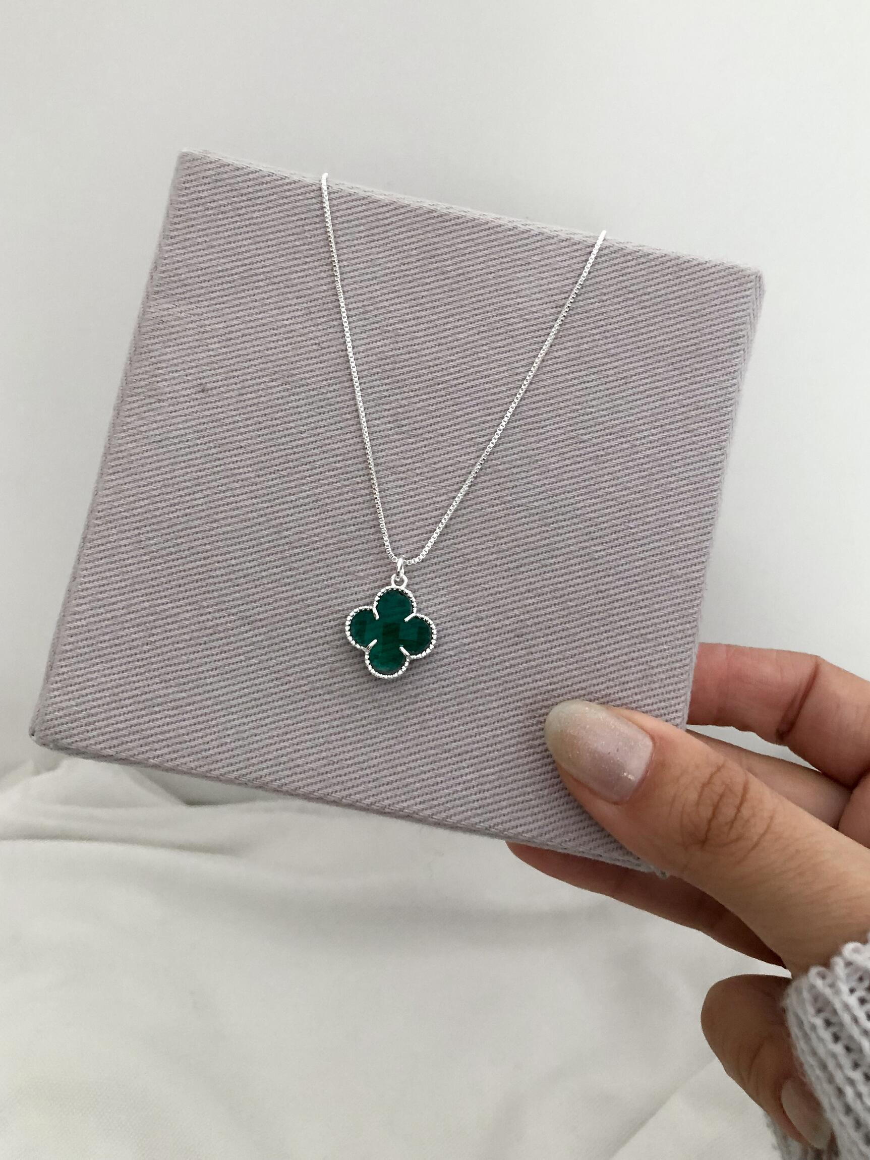 Comprar Colar trevo verde - a partir de R$13,68 - Frida Acessórios