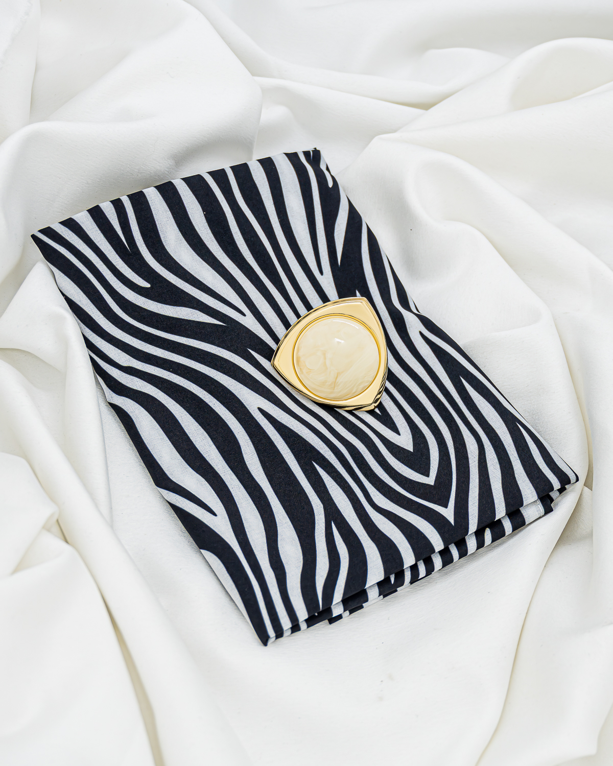 Comprar Lenço Zebra Preto e Branco e Anel Maxi - R$68,45 - Catálogo ...