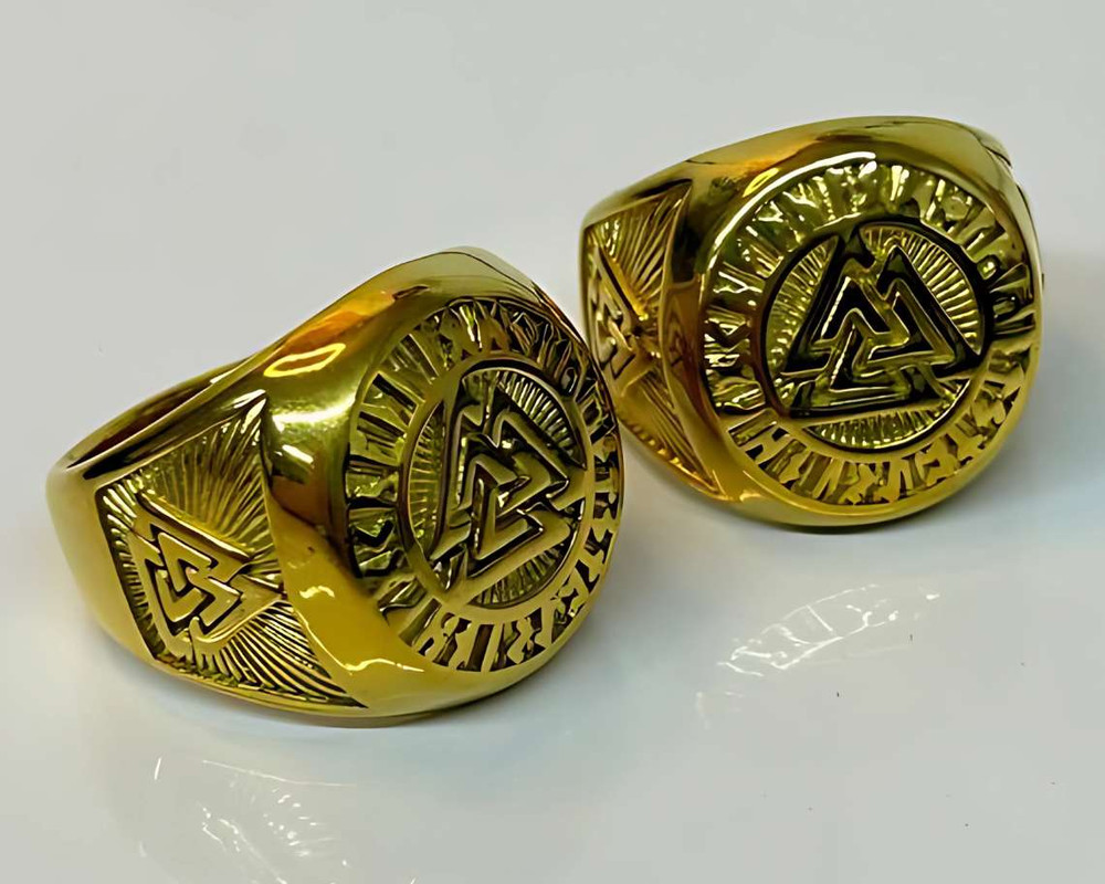 Anel Dourado Oval Triângulo Valknut - a partir de R$108,00