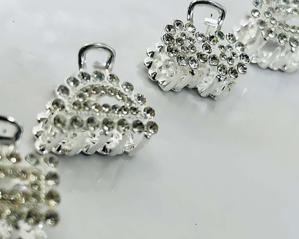 Mini Piranha Prateada Cravejada Formatos e Modelos Variados - 12 Unidades