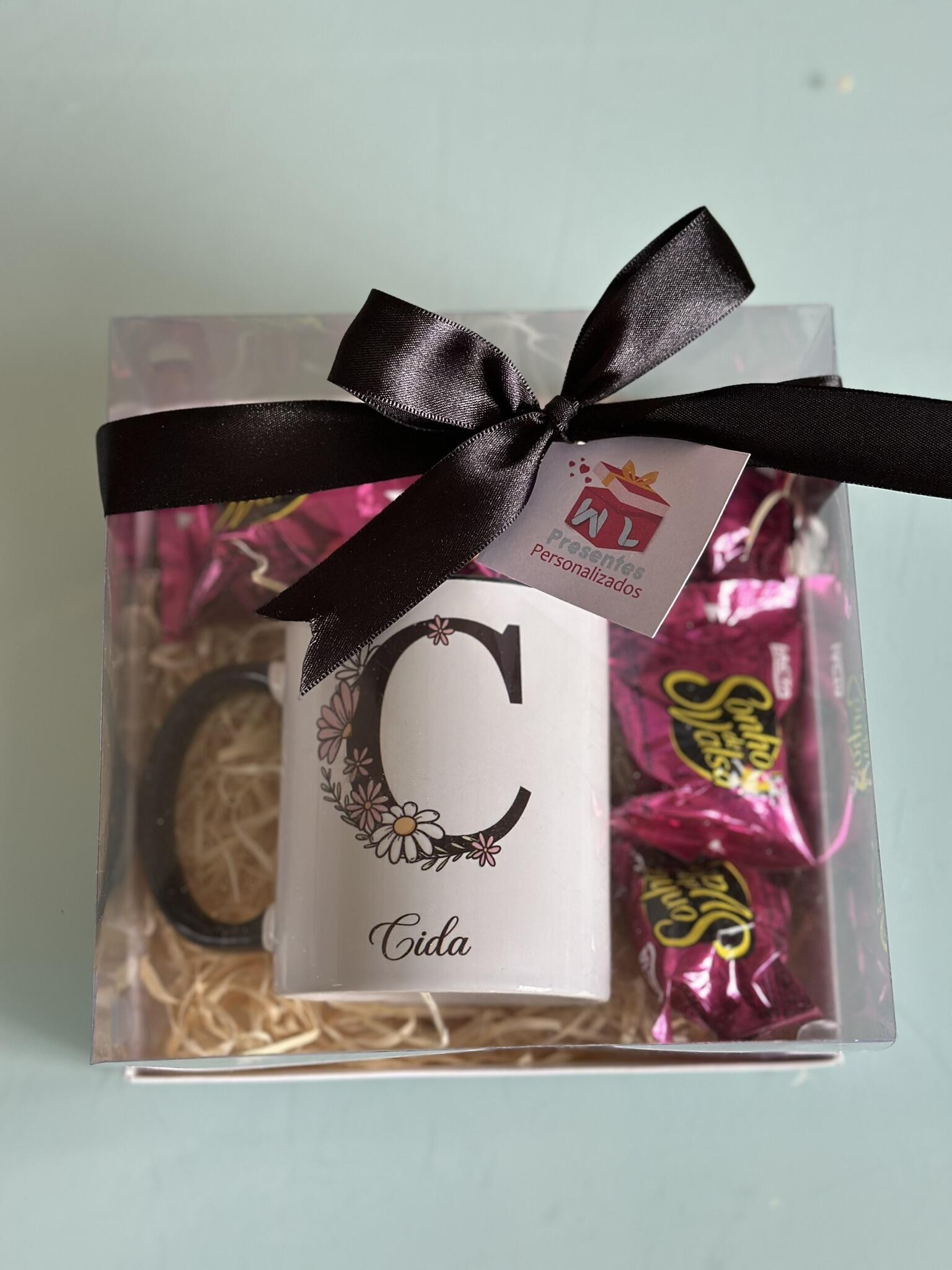 CANECA PERSONALIZADA + CAIXA PARA PRESENTE + BOMBONS - a partir de R$94,90