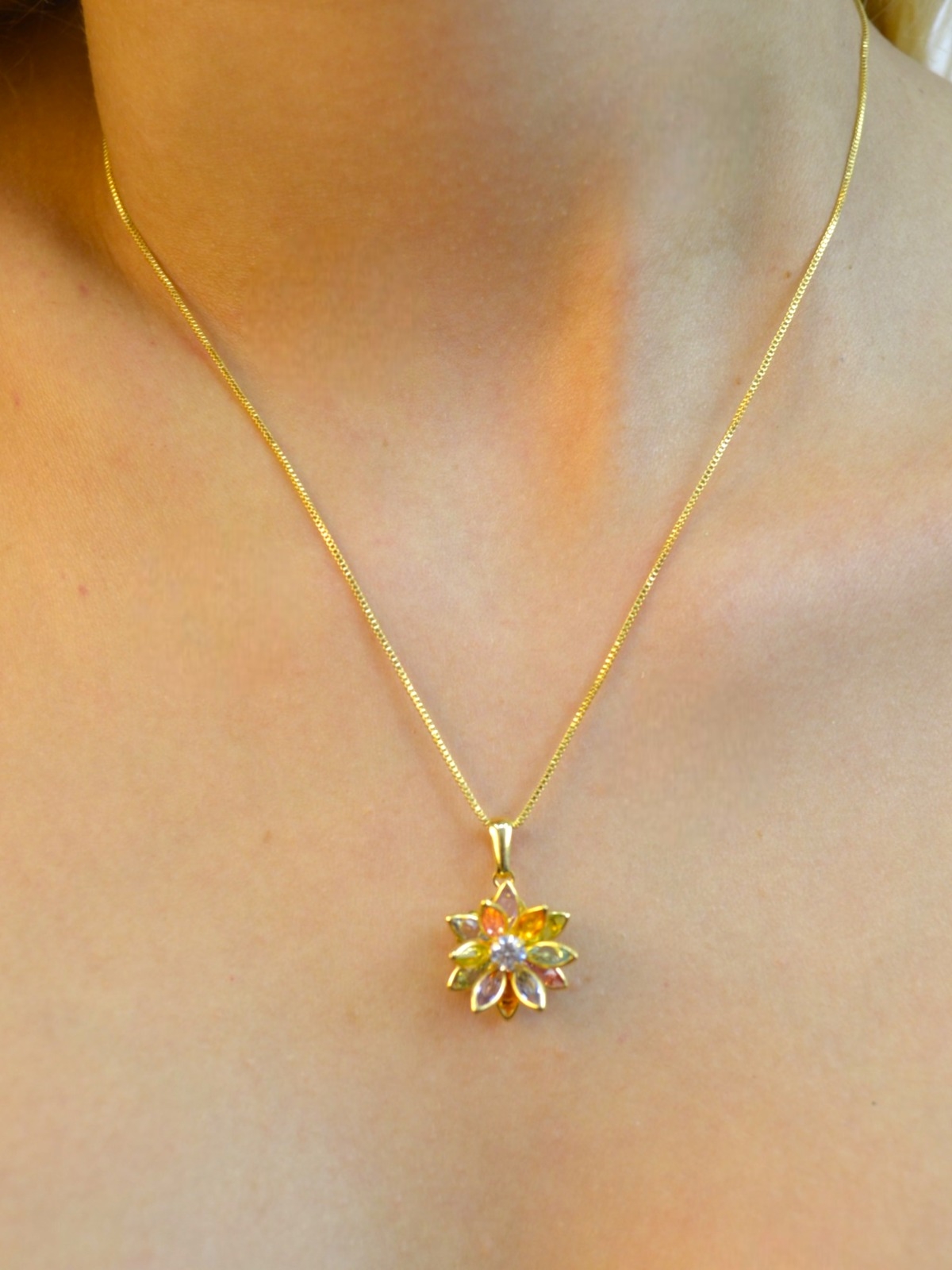 Comprar Colar Flor Colorido - a partir de R$64,60 - Elemento Sutil