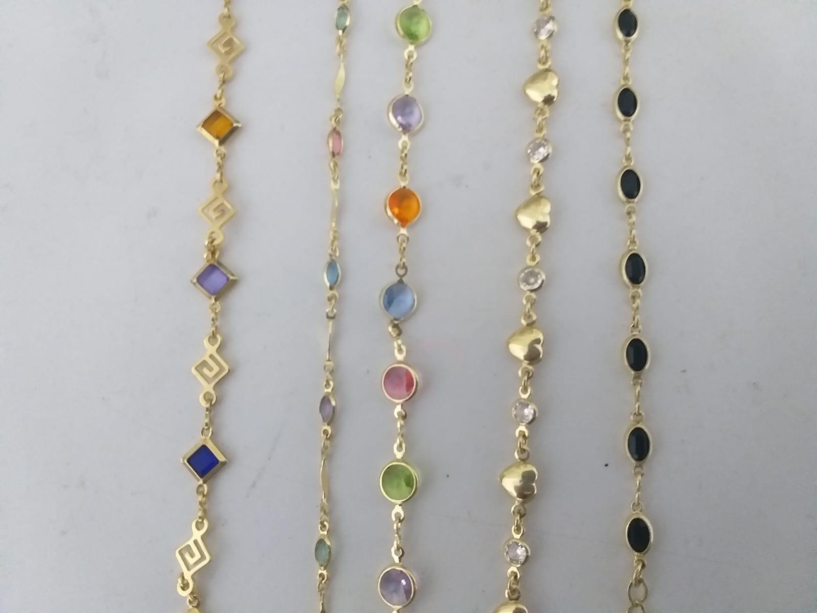 Comprar Kit 5 Pulseiras (Cor Dourado) - a partir de R$61,75