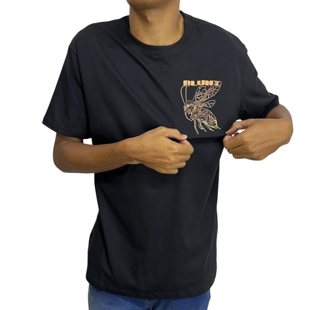 Camiseta Blunt: Elegância Streetwear com um Toque de Atitude