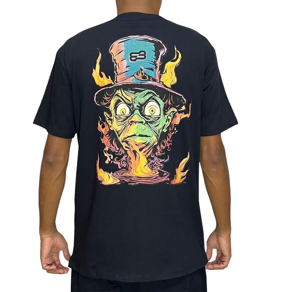 Camiseta Blunt: Elegância Streetwear com um Toque de Atitude