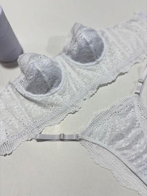 Comprar Conjunto de calcinha e sutiã mini cropped em renda gripp
