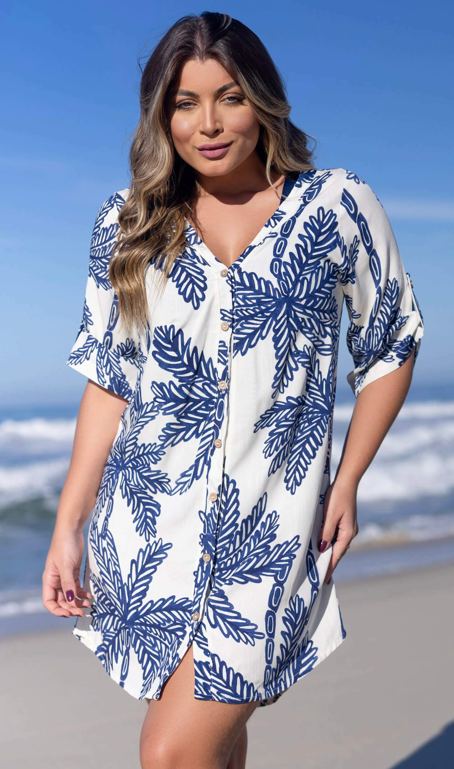 Saída de Praia Camisão com Botão Lira Palmeira Azul