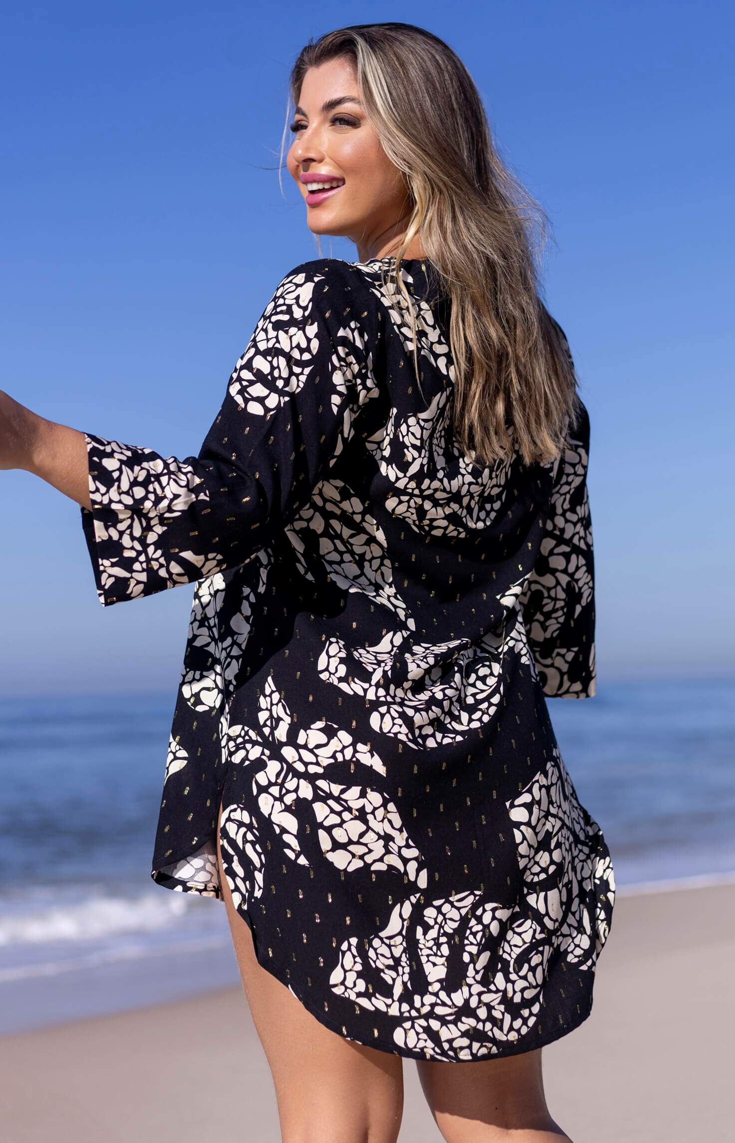 Saída de Praia Sofisticada Gold Breeze - a partir de R$95,40