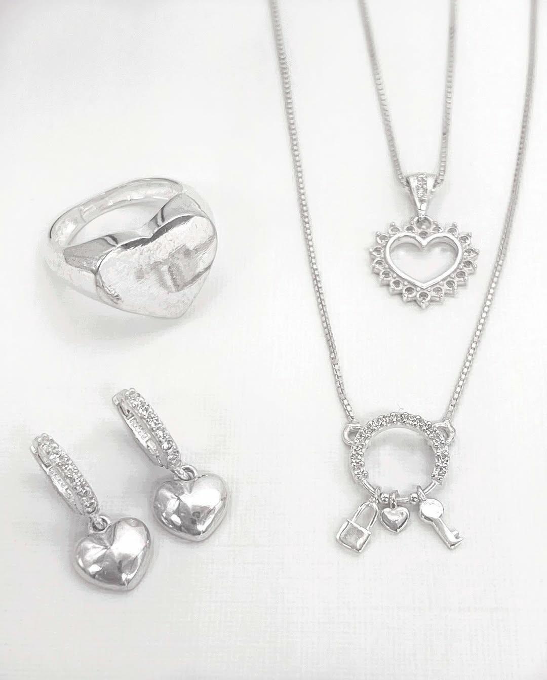 Joias Minimalistas de Prata 925: Elegância e Estilo