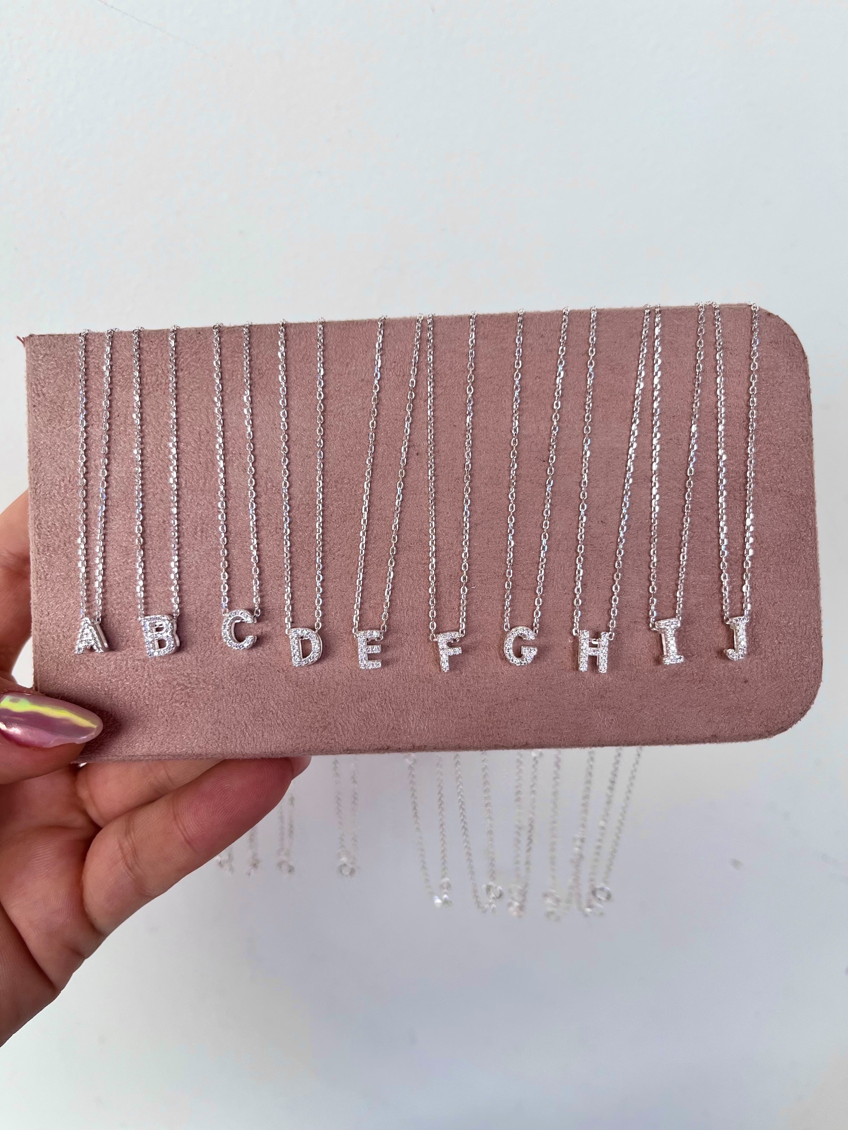 Comprar Colar Inicial Cravejada - Maria Pratas | Atacado de Jóias em ...