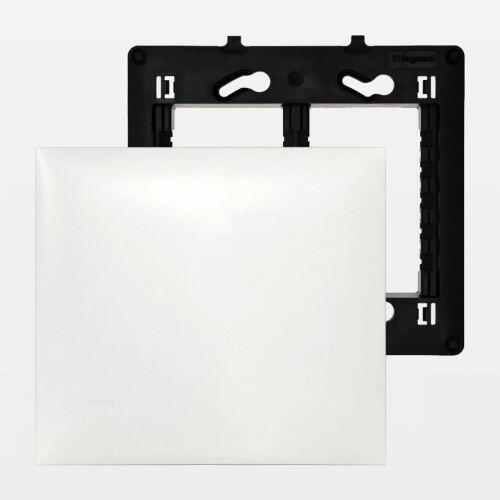 Conjunto 4x4 Placa Cega PIAL Plus+ Legrand - de R$19,95 a R$23,18