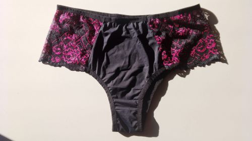 Comprar Calcinha Missy Preto e Pink Plus Size - Divas Plus, a sua ...