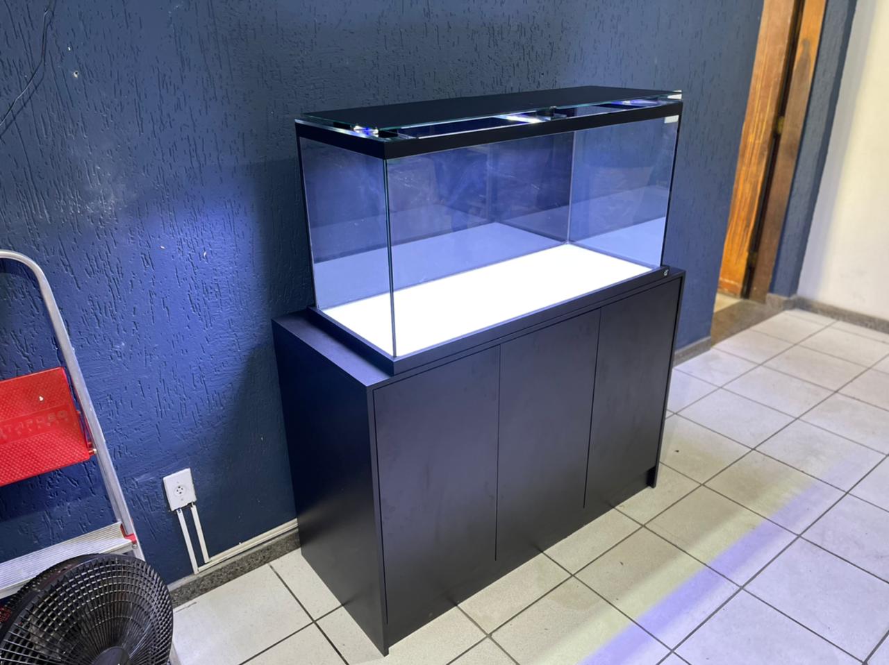 Comprar Aquário 200 Litros Quili Blackbox Q-200 com Luminária LED - a ...