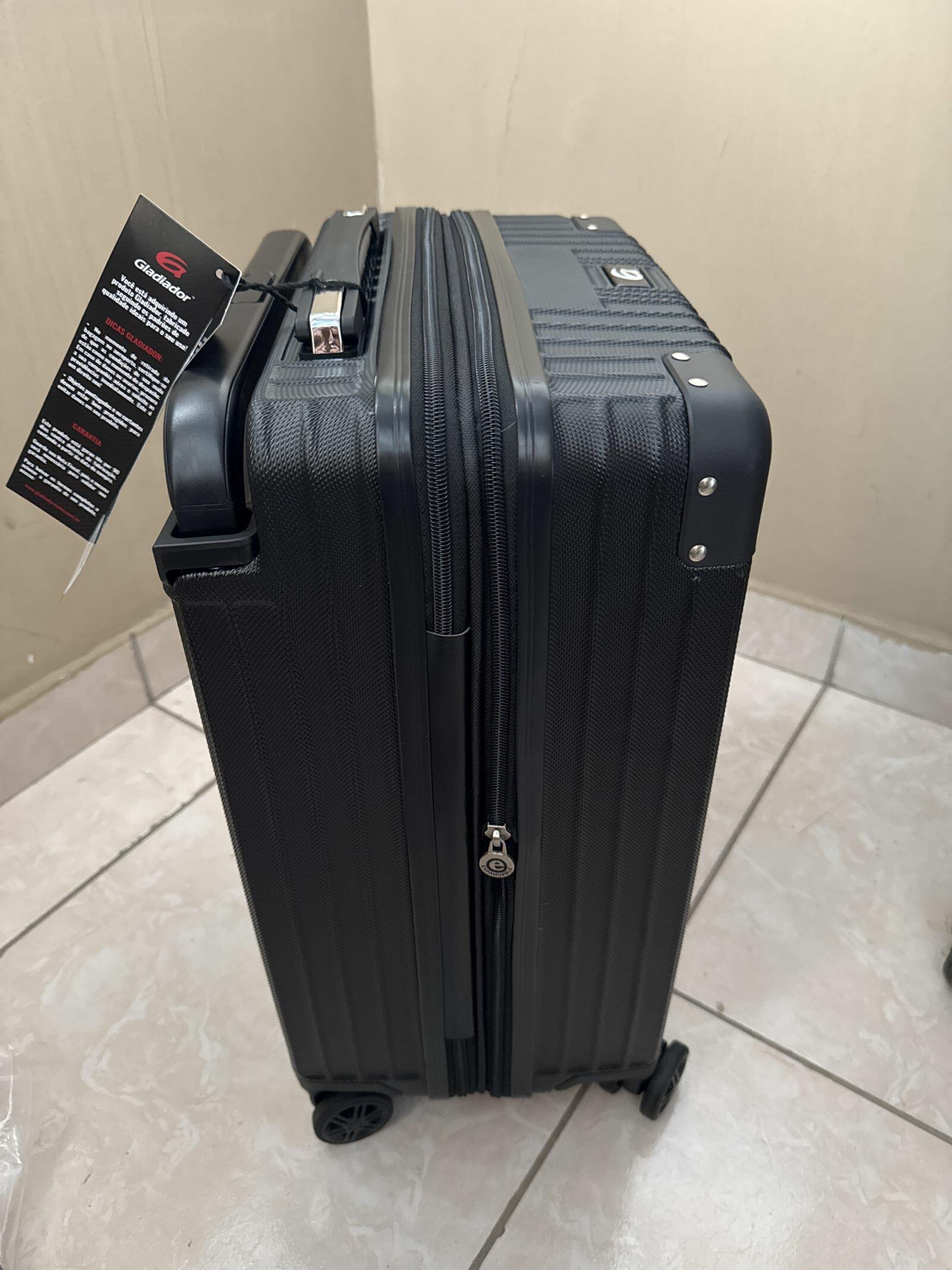 Mala de Viagem 10Kg Gladiador Wide TSA Rodas Giratórias 360º - de R$384,03 a R$426,70