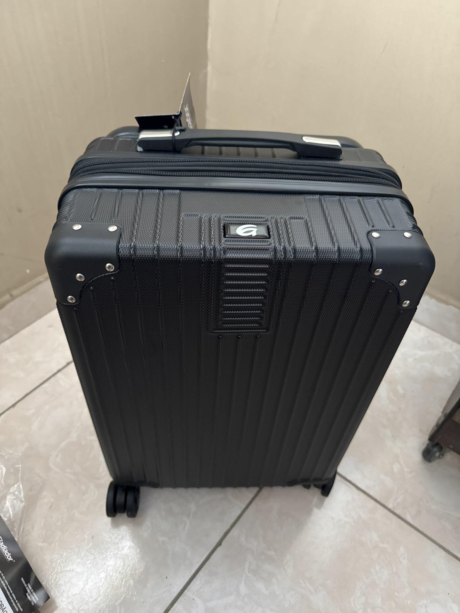 Mala de Viagem 10Kg Gladiador Wide TSA Rodas Giratórias 360º - a partir de R$417,90