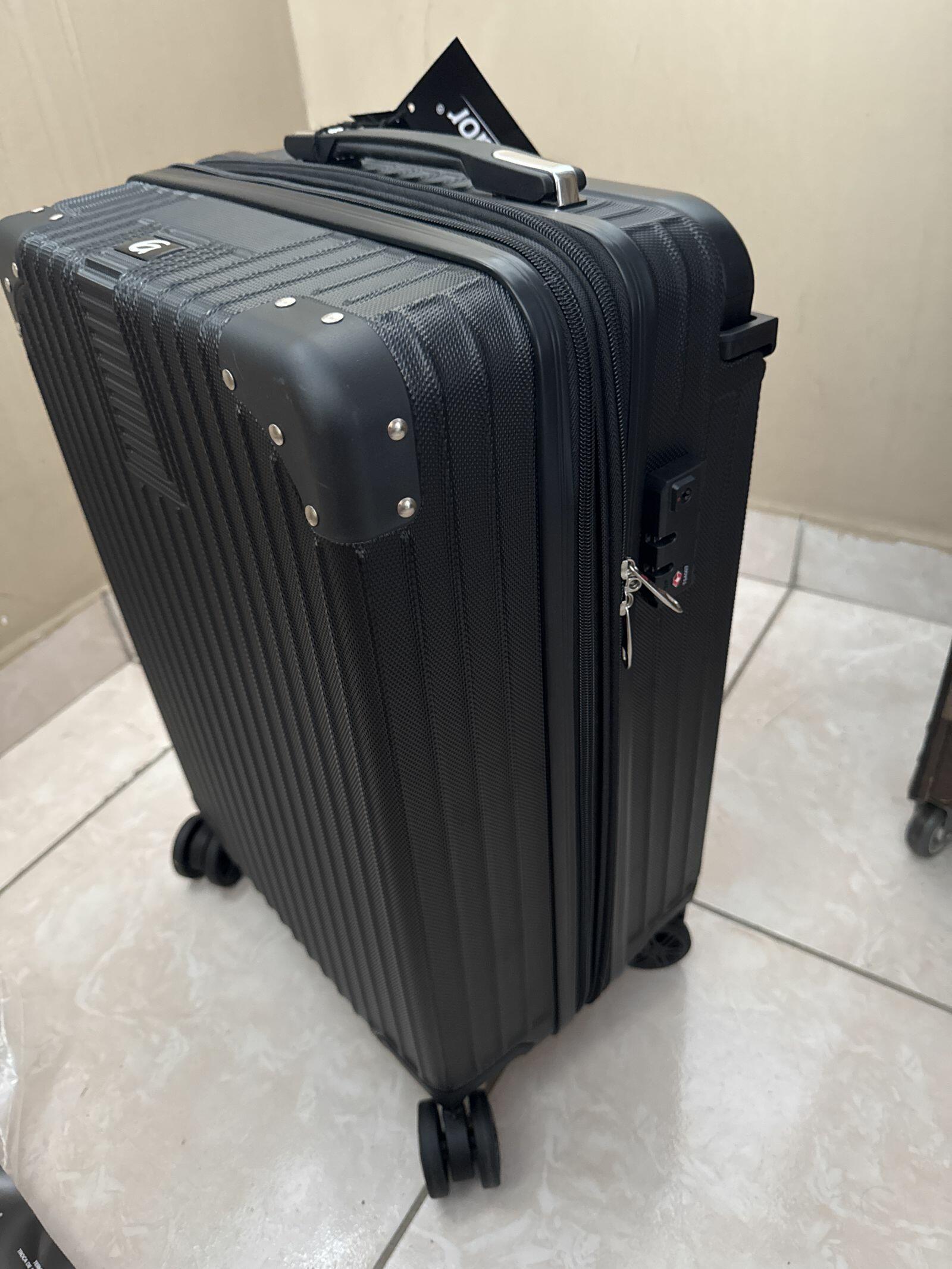 Mala de Viagem 10Kg Gladiador Wide TSA Rodas Giratórias 360º - de R$384,03 a R$426,70