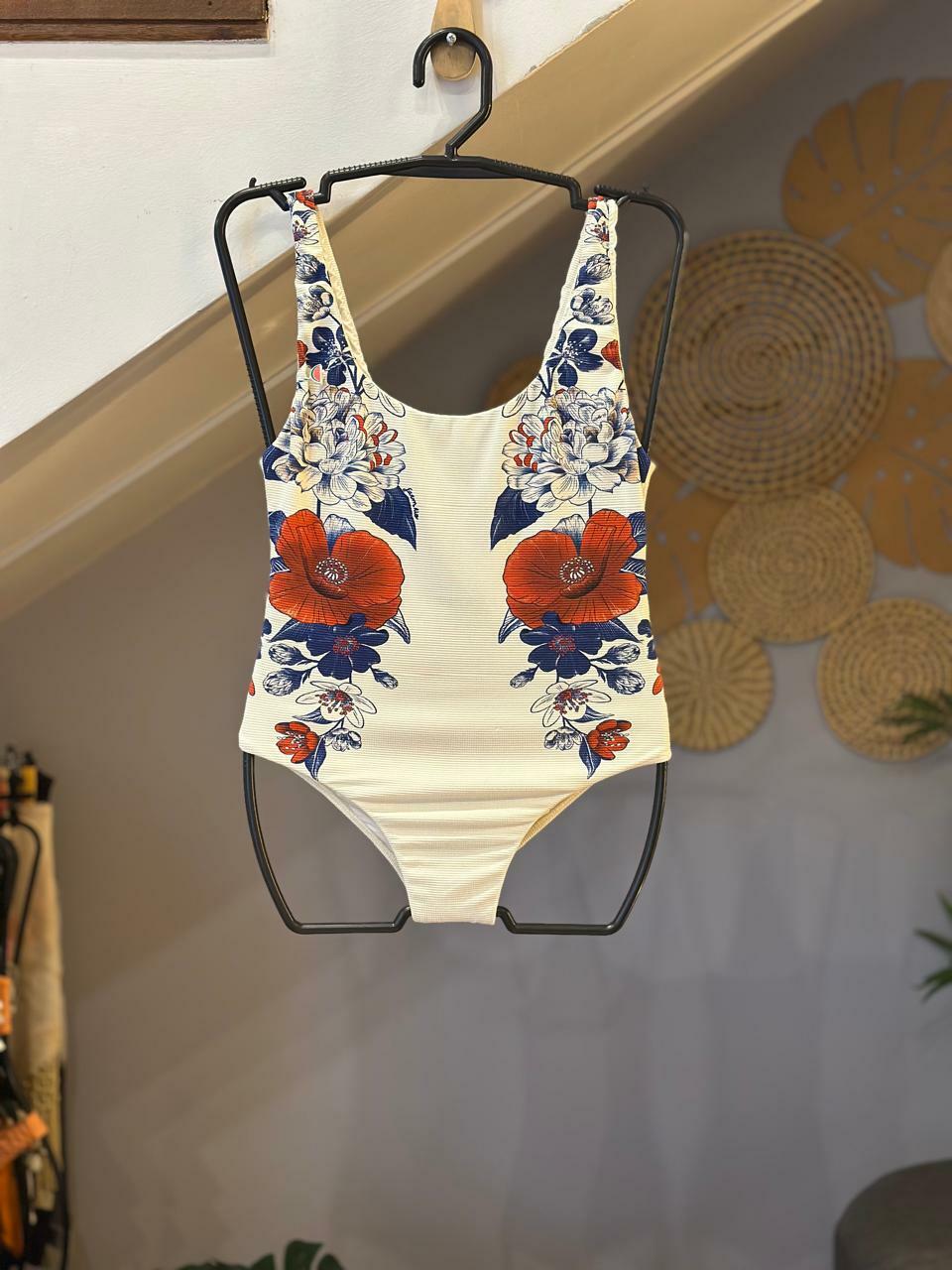 Comprar Maio Localizado Floral Lina Farm