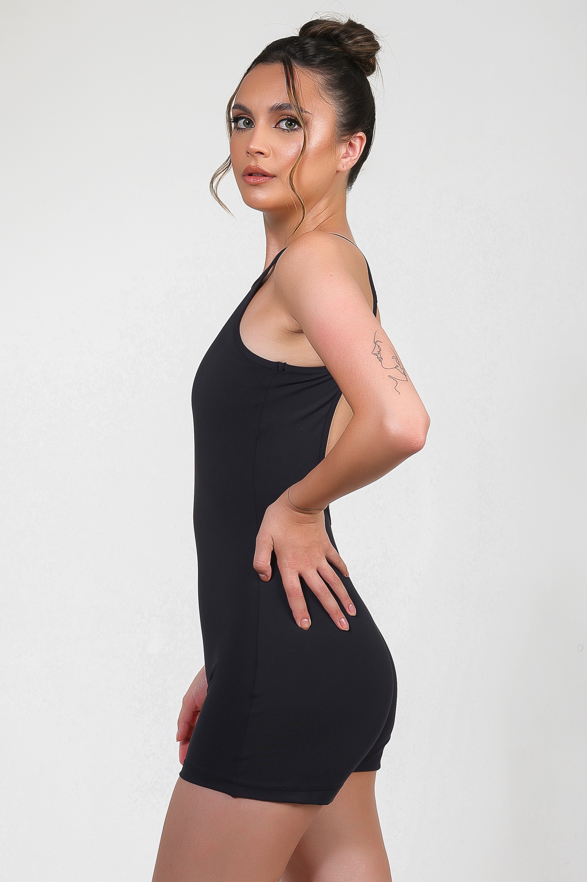 Comprar Macaquinho Premium Preto Costa Aberta em Poliamida MC184 - a partir de R$55,71 - ANA ...