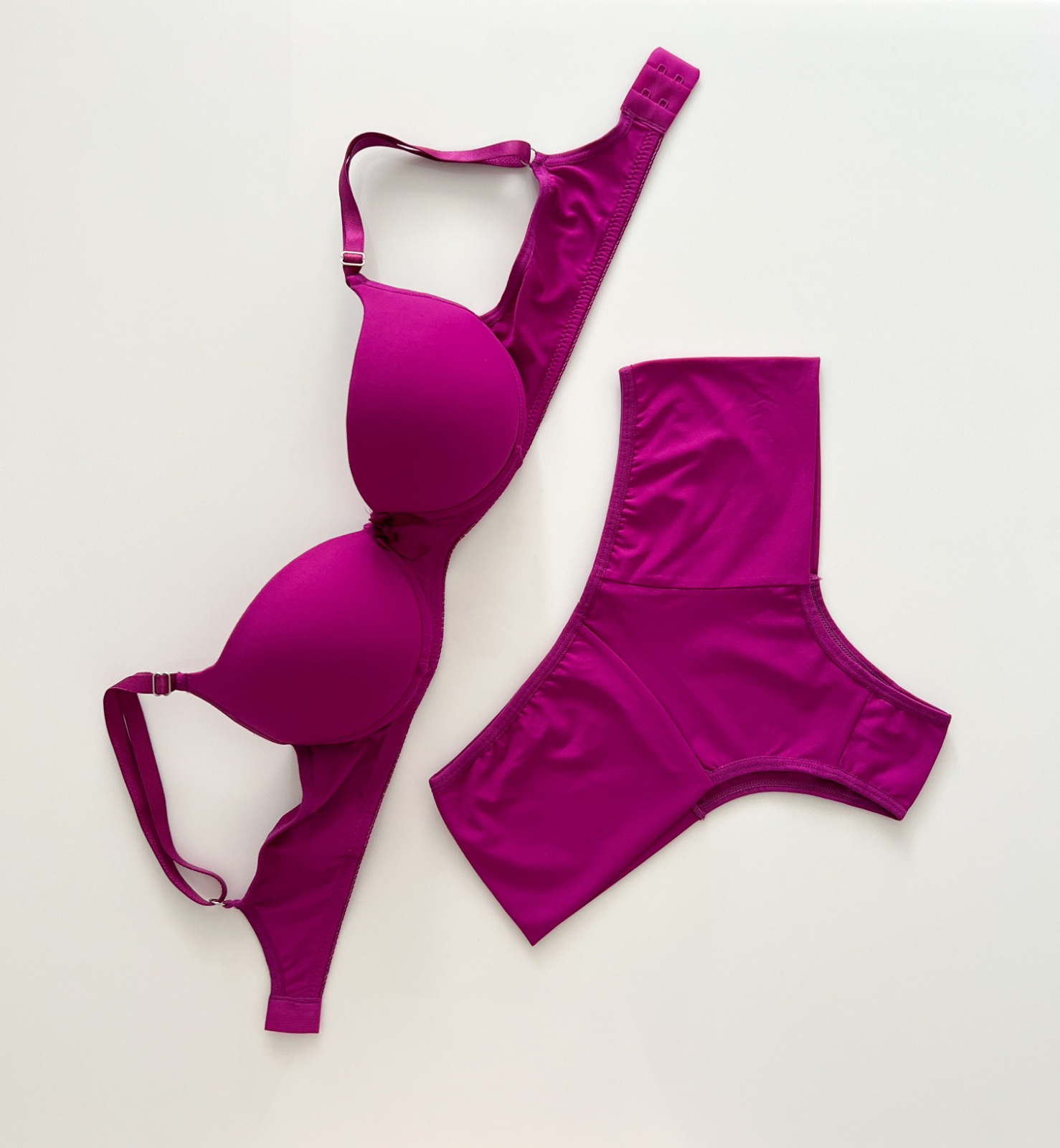 Comprar CONJUNTO SUTIÃ BÁSICO COM BOJO EM MICROFIBRA E CALCINHA TANGA ...