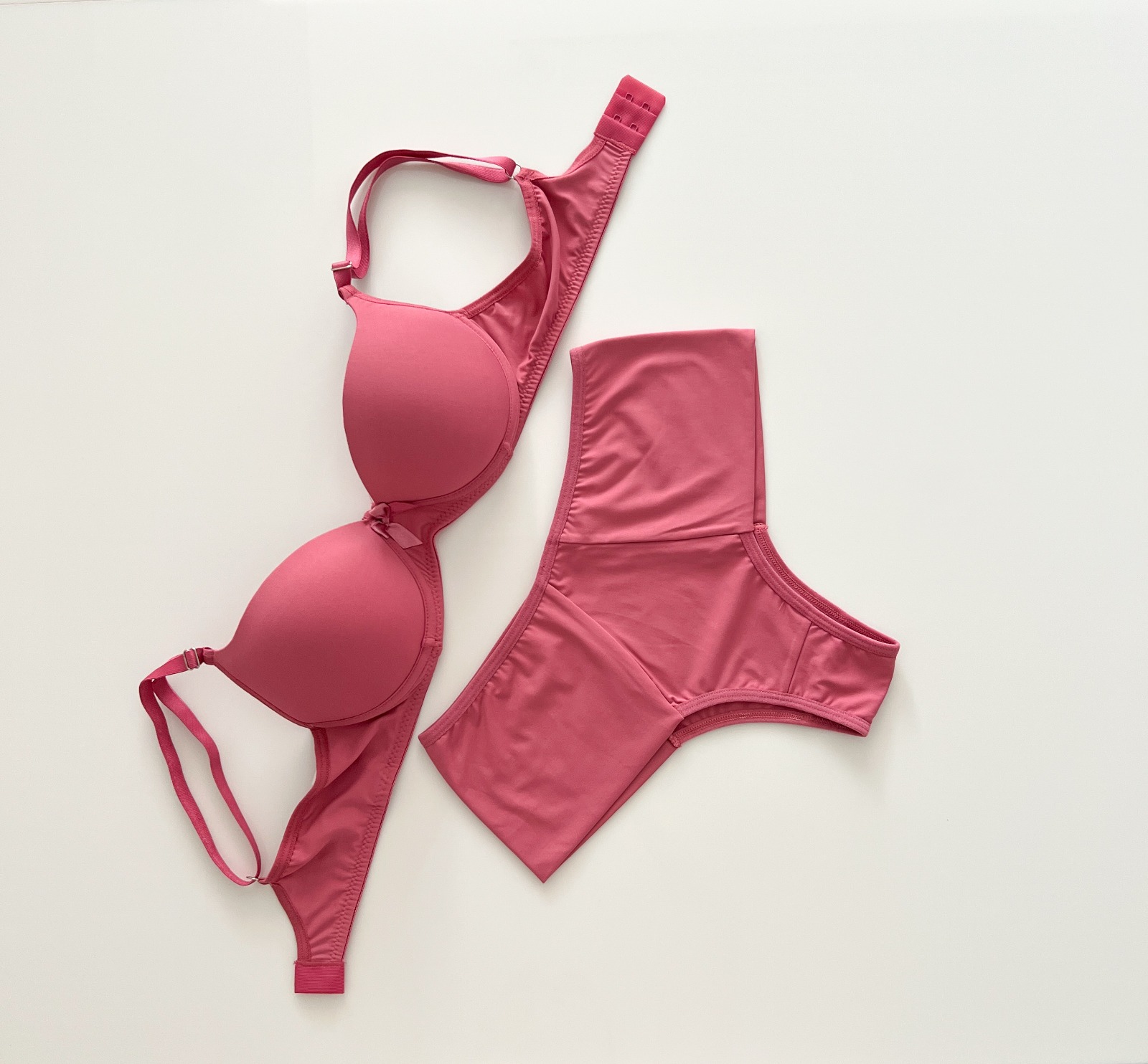 Comprar CONJUNTO SUTIÃ BÁSICO COM BOJO EM MICROFIBRA E CALCINHA TANGA ...