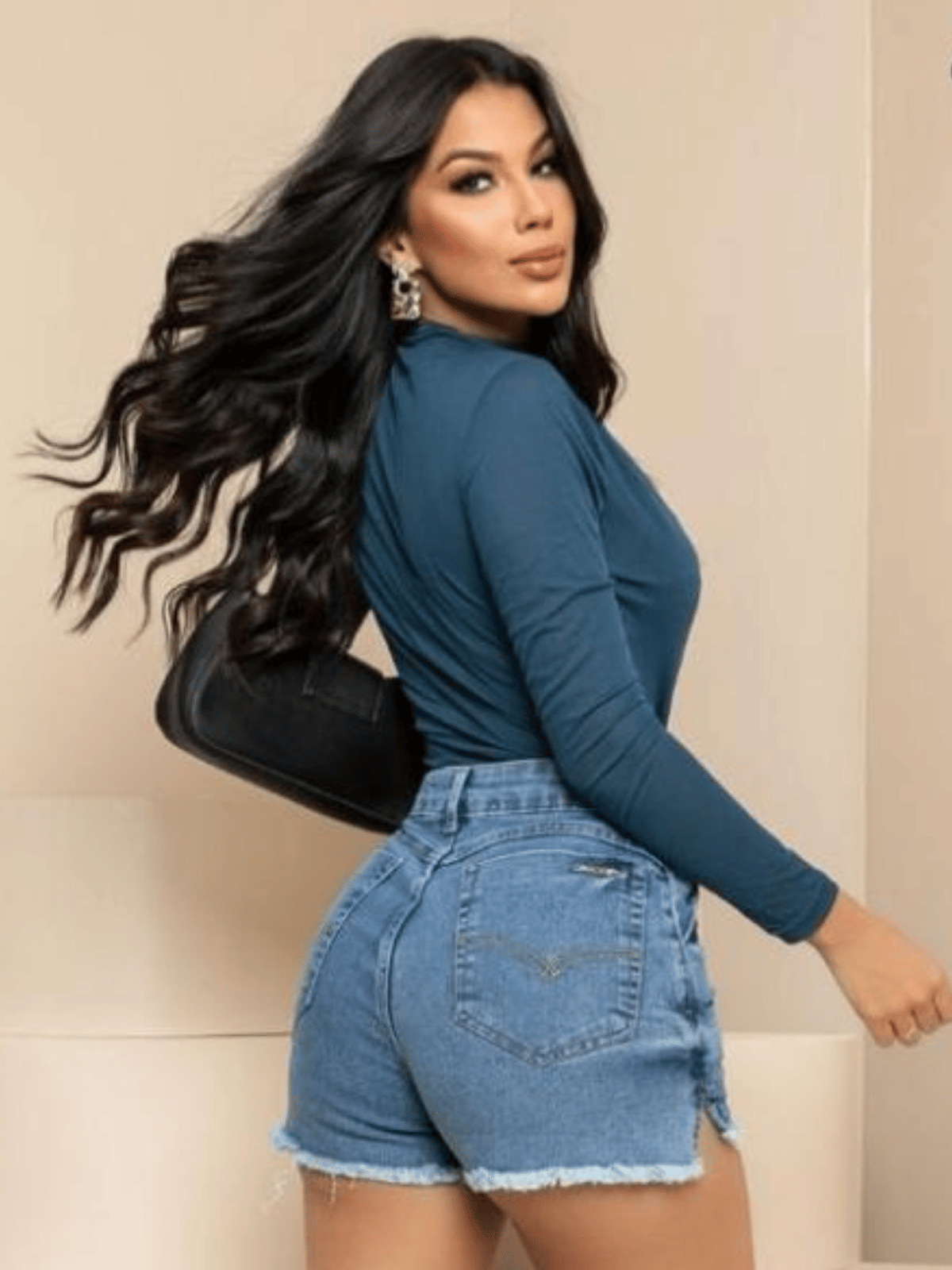 Comprar Short Jeans Basic Destroyed Keila - Lu Modas