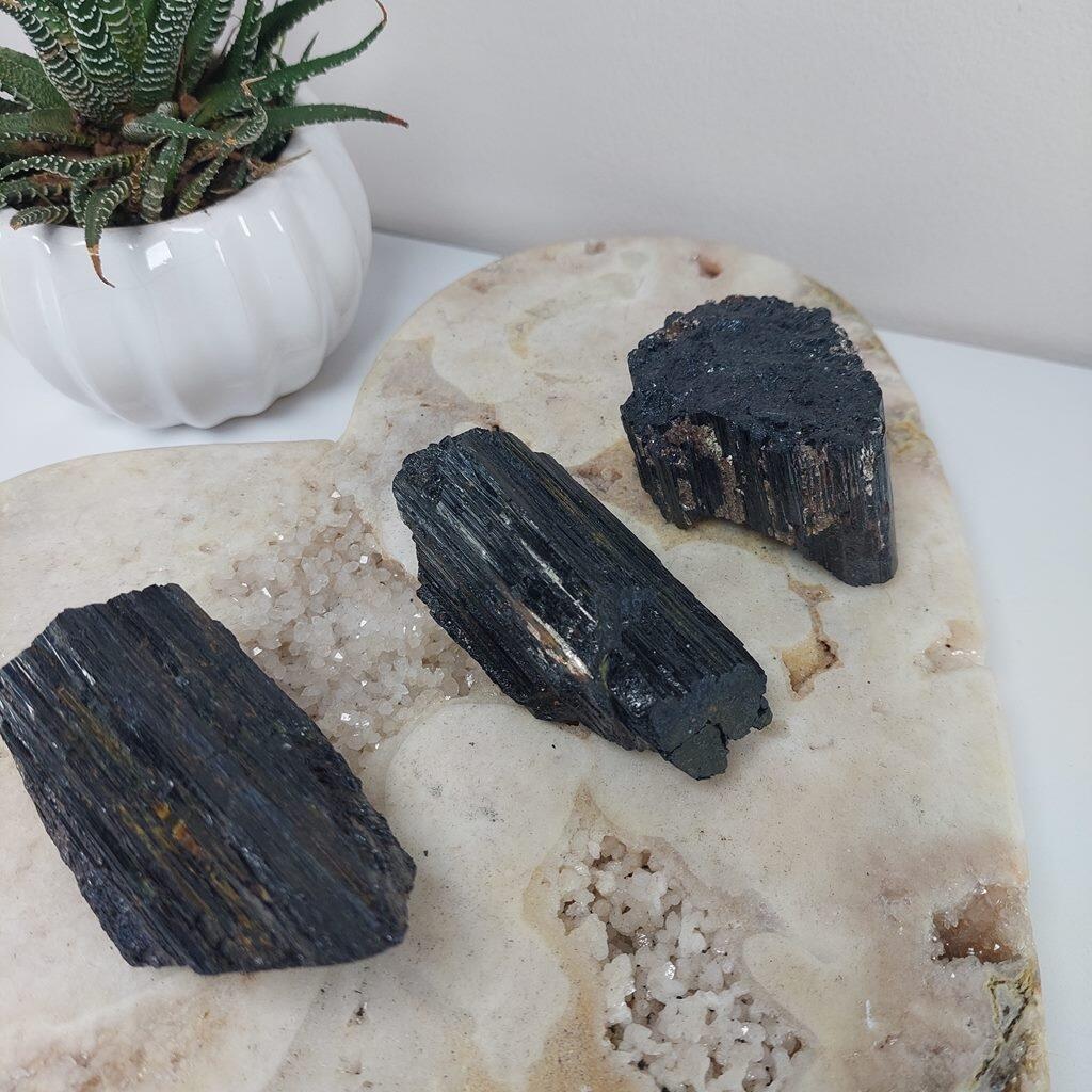 Comprar Pedra Turmalina Preta Bruta Natural 100 a 150 gramas aprox ...