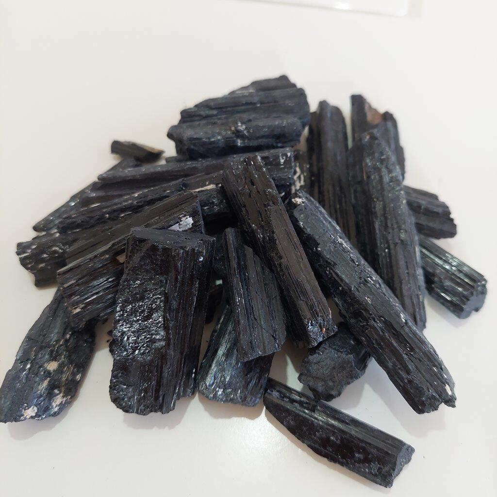 Comprar Pedra Turmalina Preta Bruta Atacado Kg - de R$13,30 a R$133,00