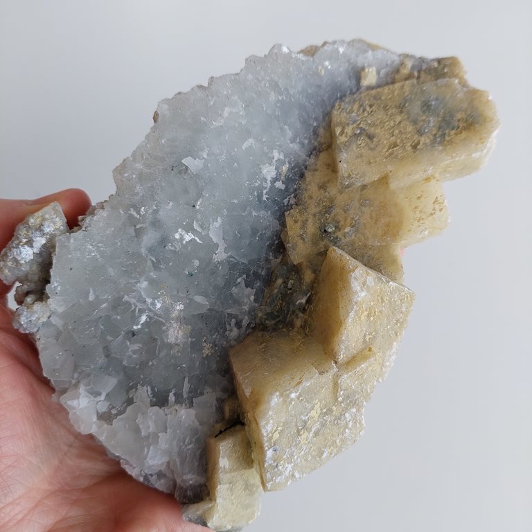 Comprar Pedra Calcedônia Natural 670 gramas Peça Única - a partir de R ...