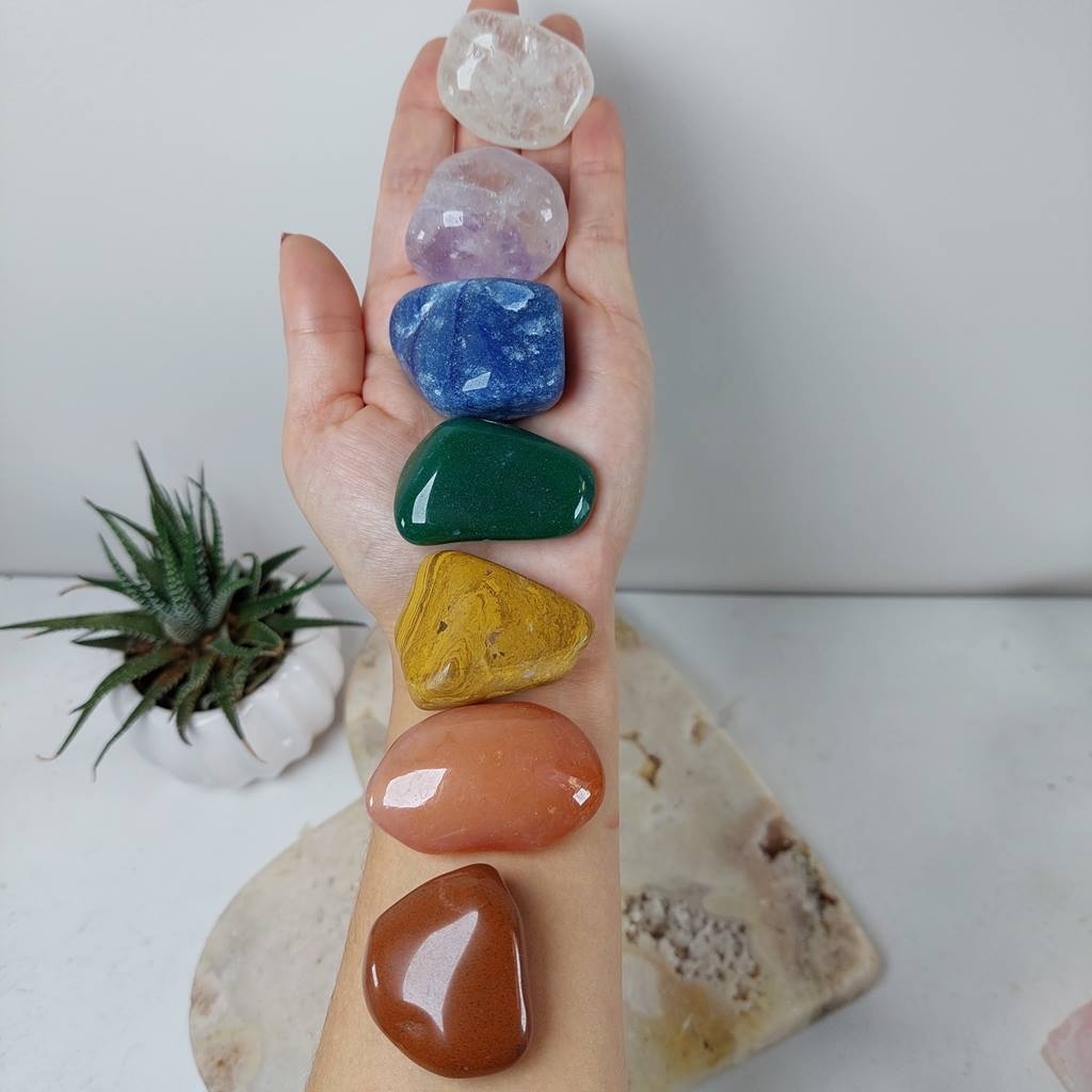 Comprar Kit 7 Chakras Pedras Roladas Naturais - a partir de R$19,00 - SAJ Cristais - Pedras e ...